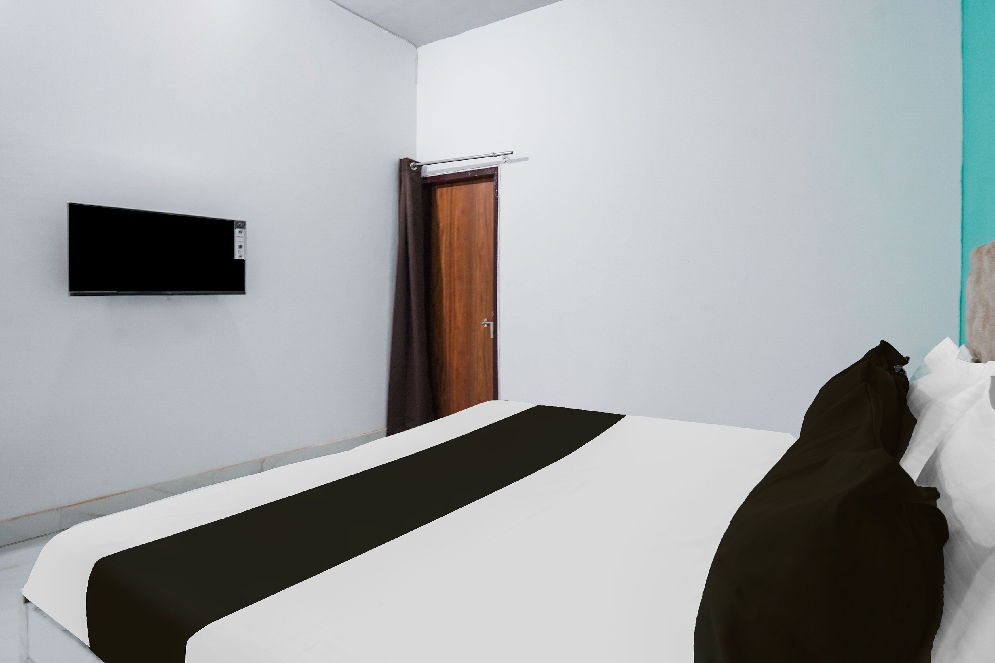Super Hotel O HK Hotel Faridabad - Reviews, Photos & Offer