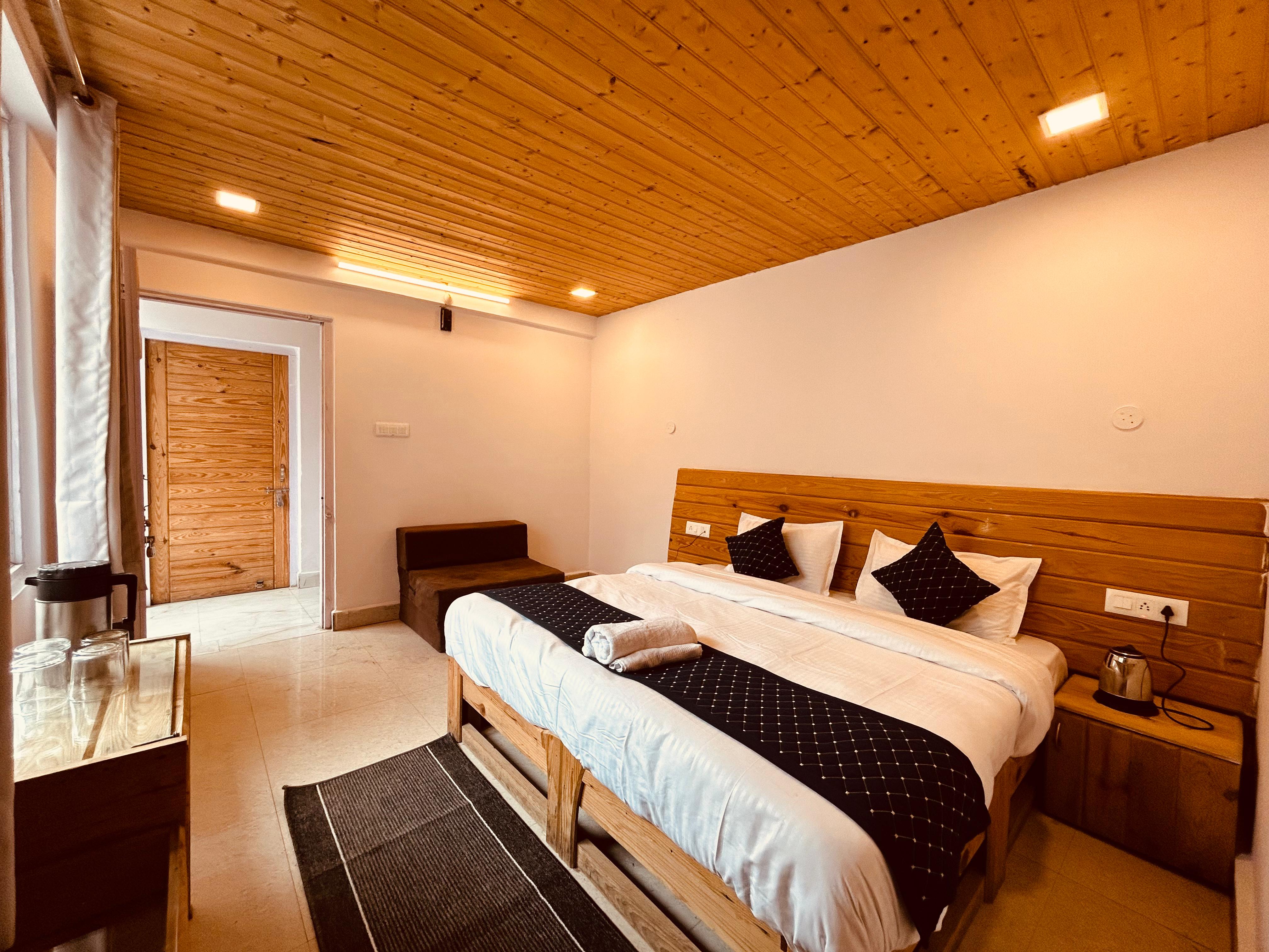 Hotel Charan Paduka 𝗕𝗢𝗢𝗞 Badrinath Hotel