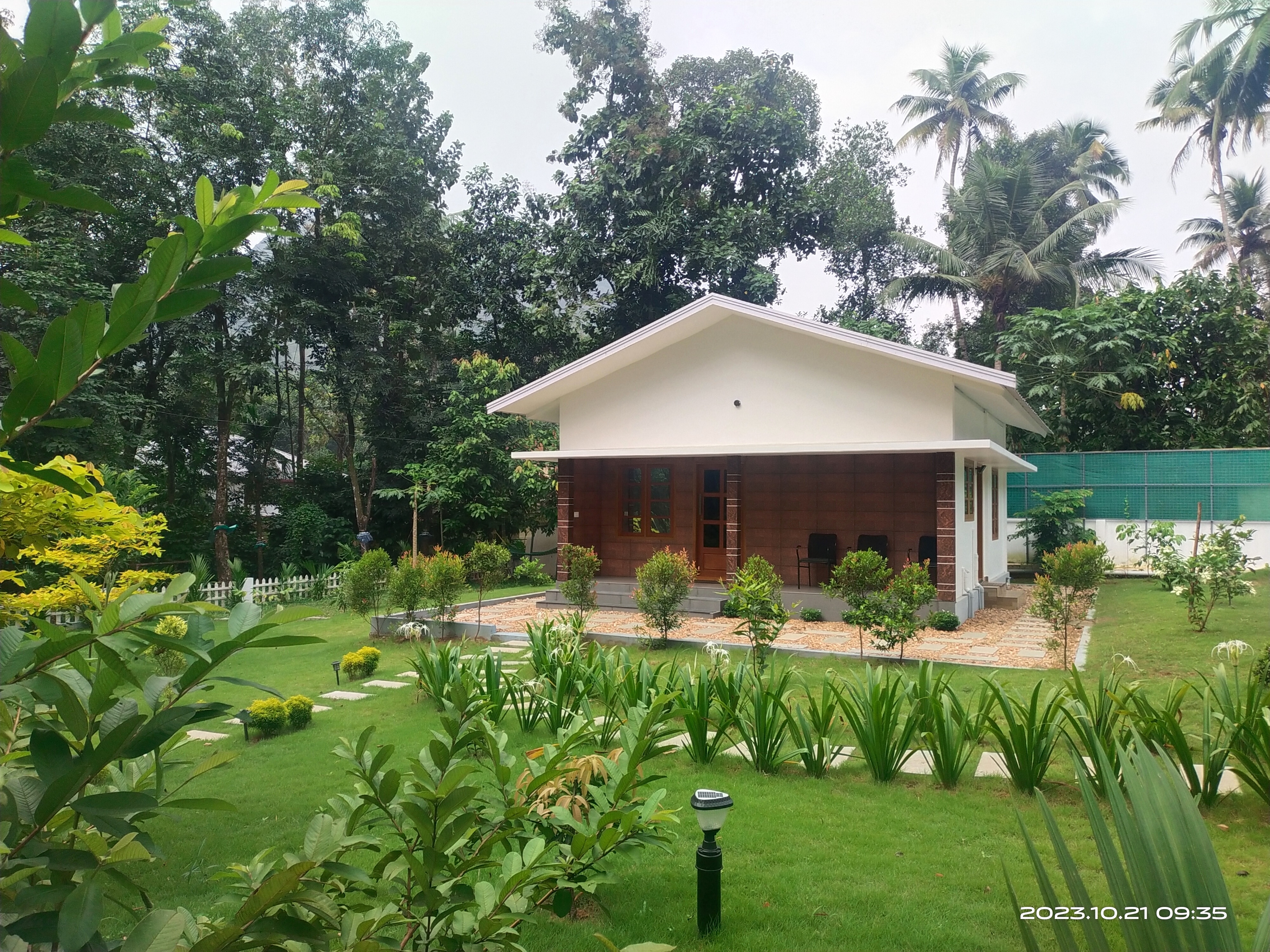 Merlys Fruit Garden 𝗕𝗢𝗢𝗞 Kothamangalam Homestay