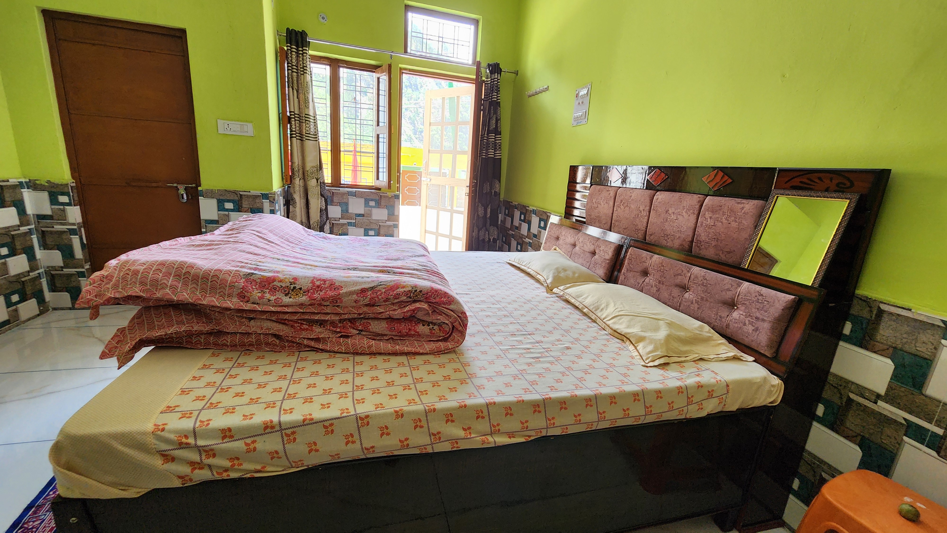 RANA HOME STAY 𝗕𝗢𝗢𝗞 Ghansali Homestay