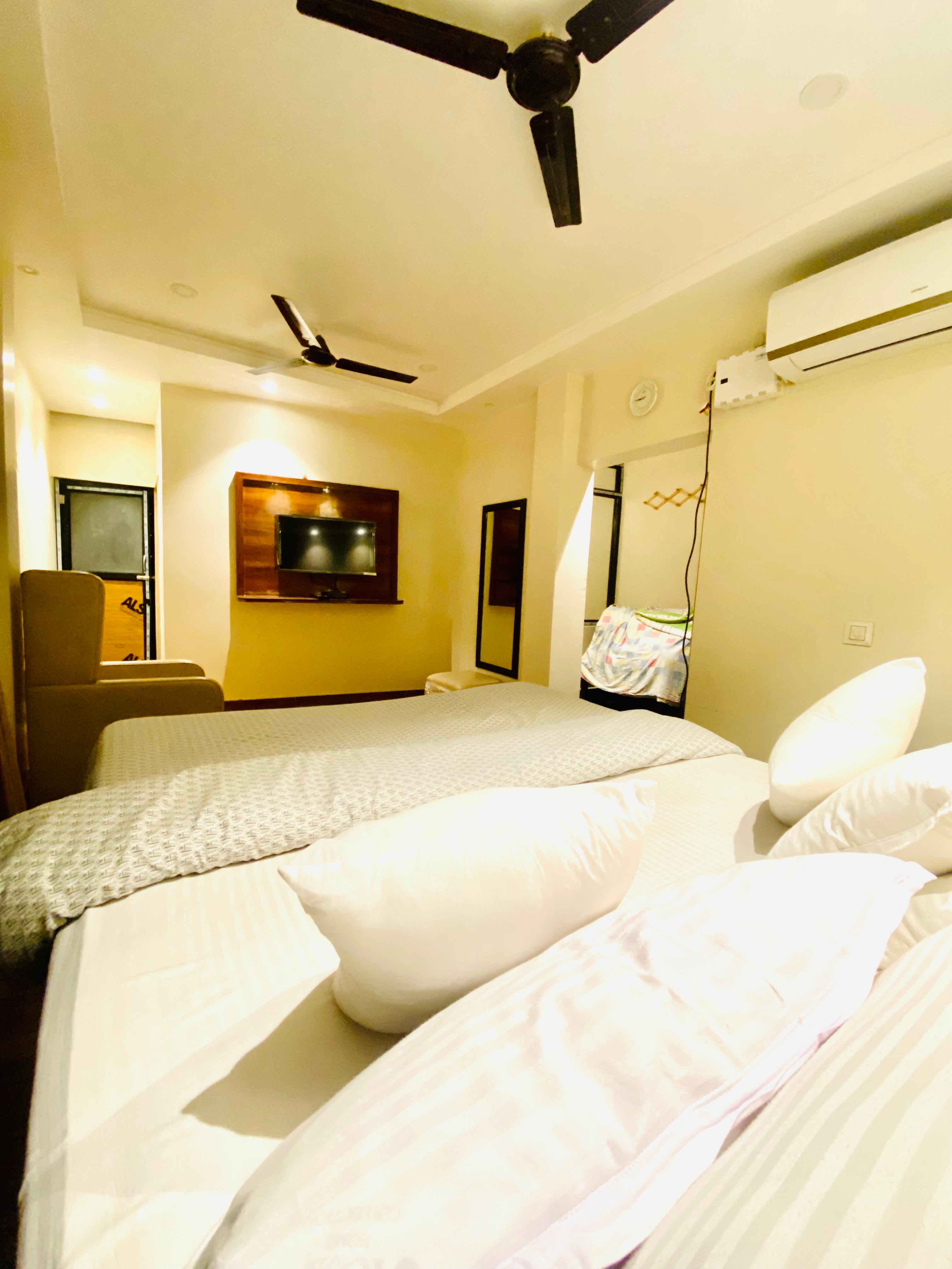 It s a villa 𝗕𝗢𝗢𝗞 Shantiniketan Villa