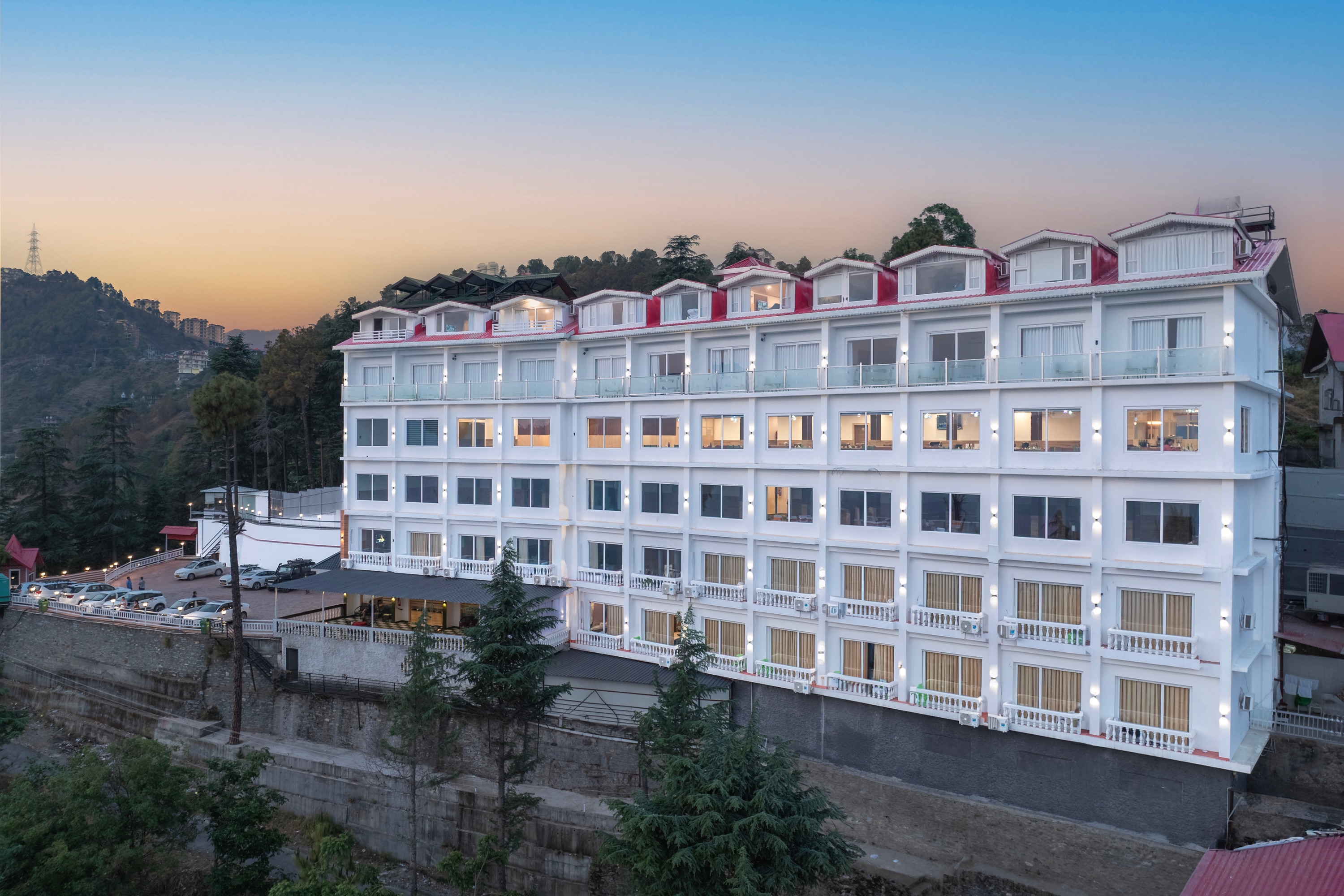 The Grand Welcome Hotel 𝗕𝗢𝗢𝗞 Shimla Hotel