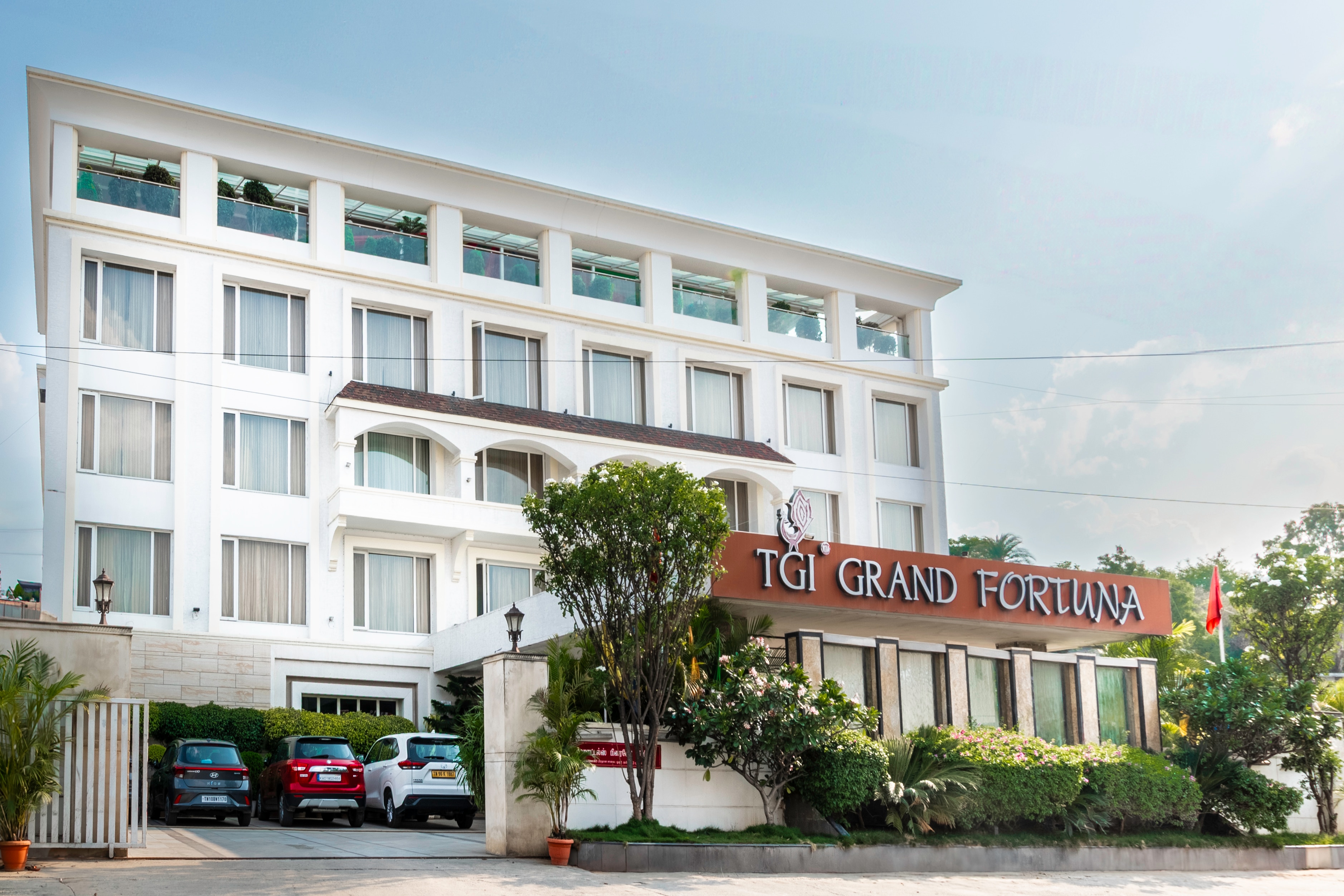 TGI Grand Fortuna 𝗕𝗢𝗢𝗞 Hosur Hotel
