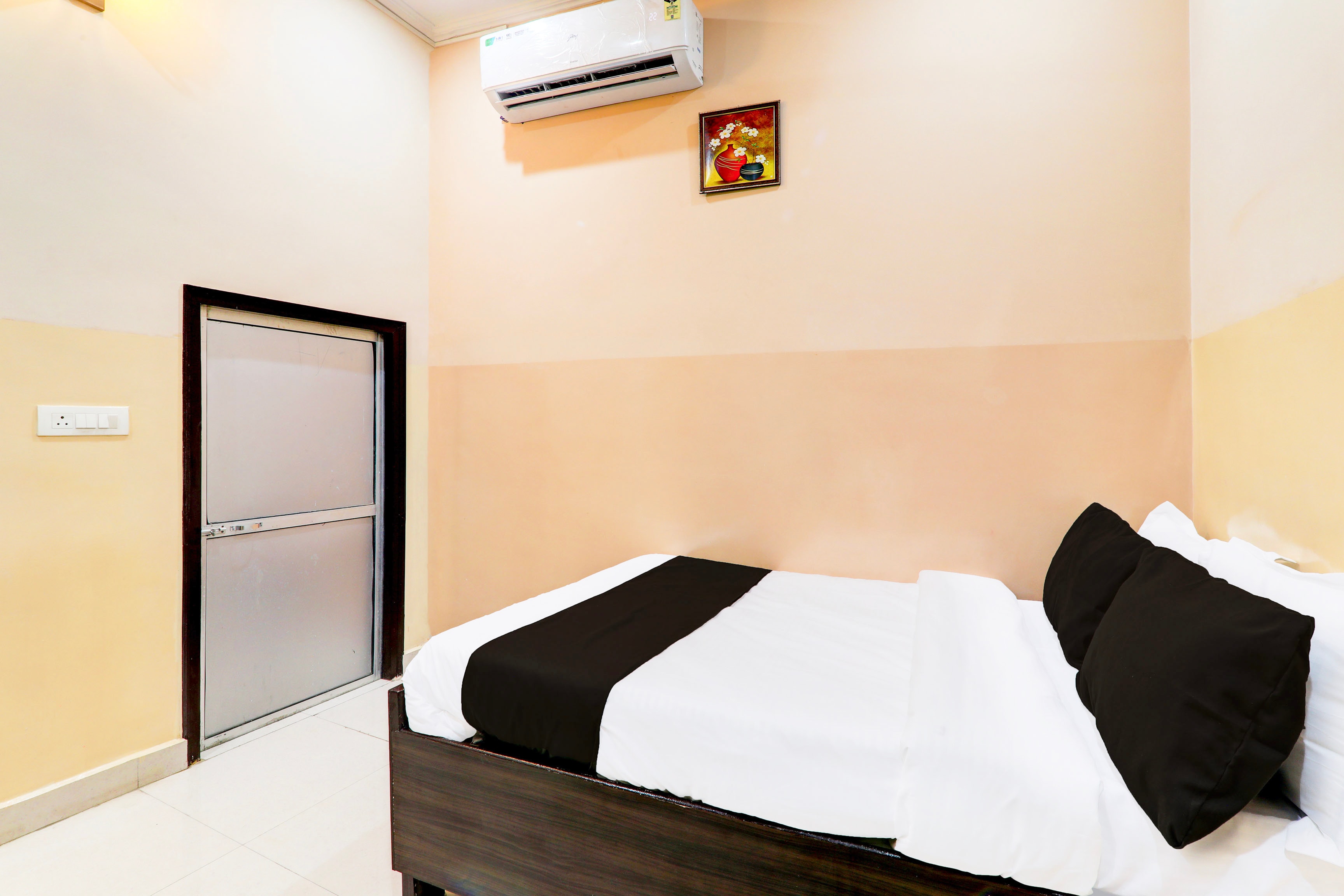 Super Hotel O SSK Hotel 𝗕𝗢𝗢𝗞 Mampur Bana Hotel