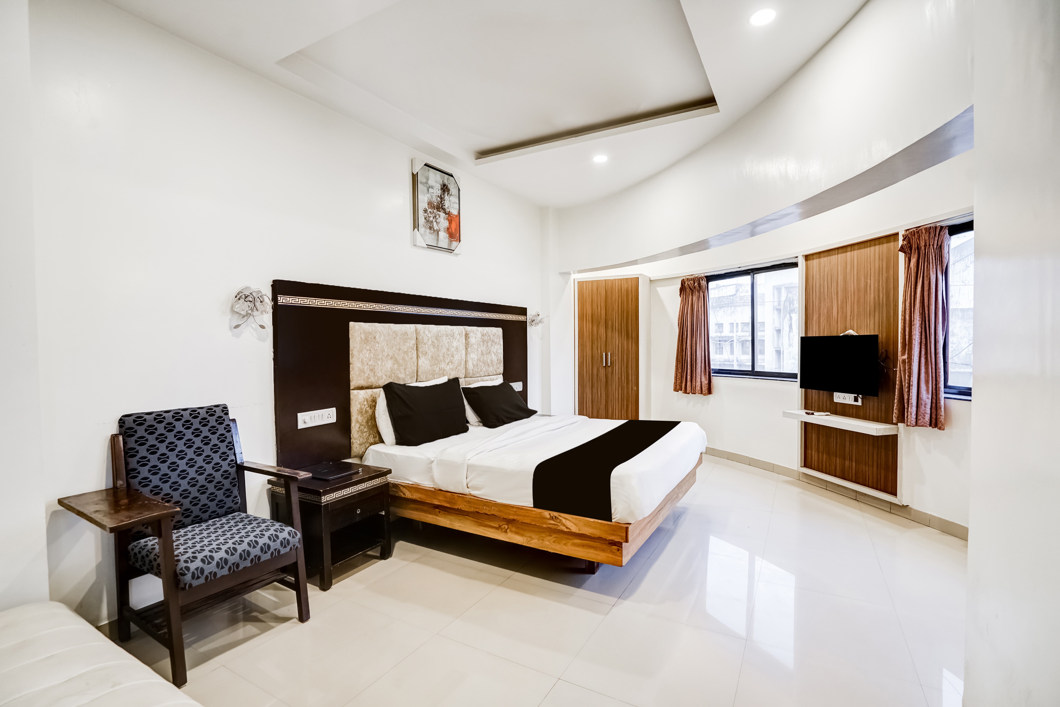 Townhouse Central Avenue Formerly Star Residency 𝗕𝗢𝗢𝗞 Nagpur Hotel