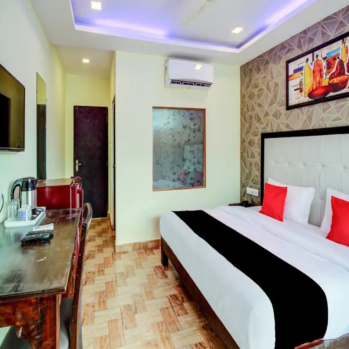 Spacious 3 Deluxe Bed Room with Pool 𝗕𝗢𝗢𝗞 Goa Cottage