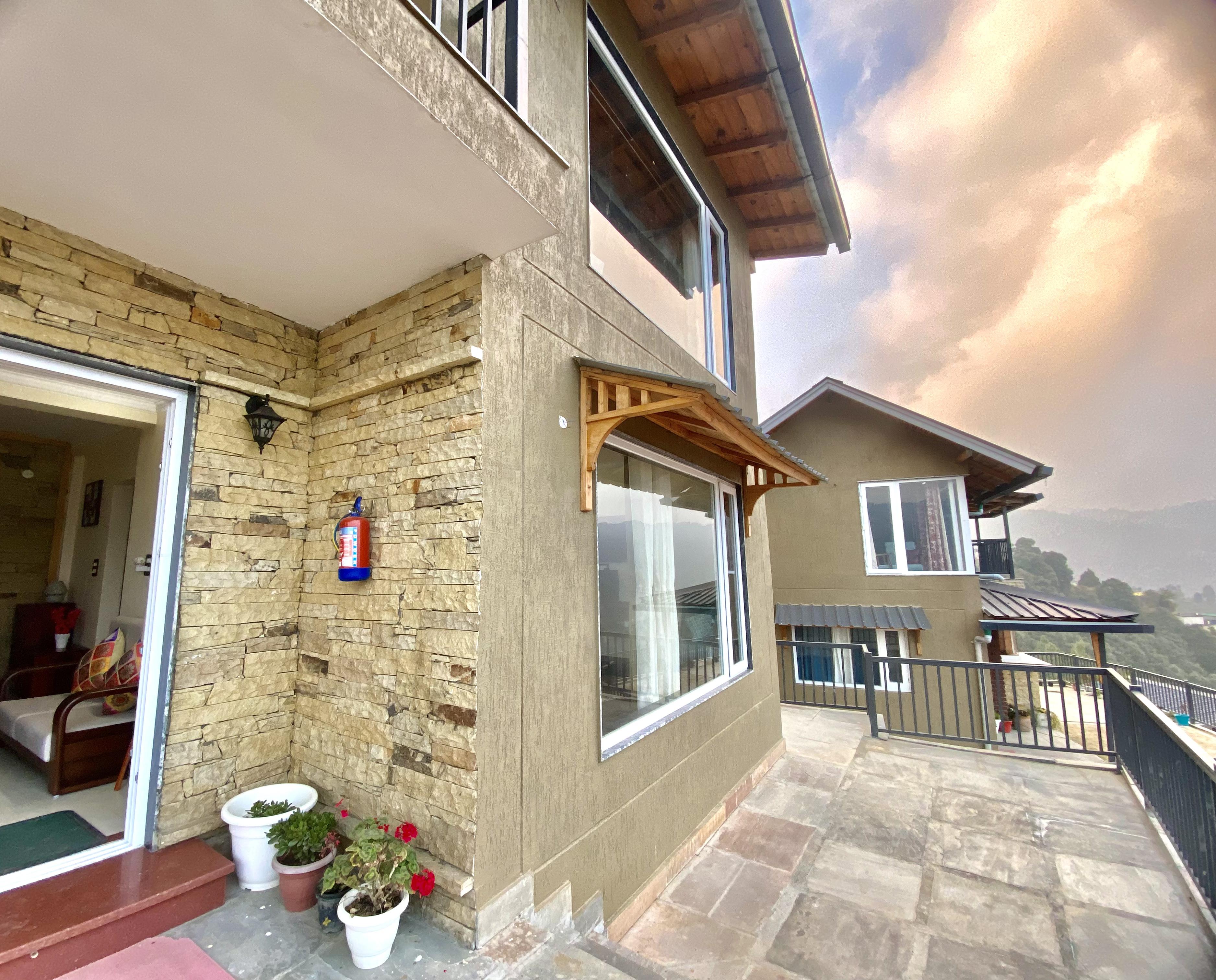 The Sage Brook Mukteshwar 𝗕𝗢𝗢𝗞 Mukteshwar Homestay