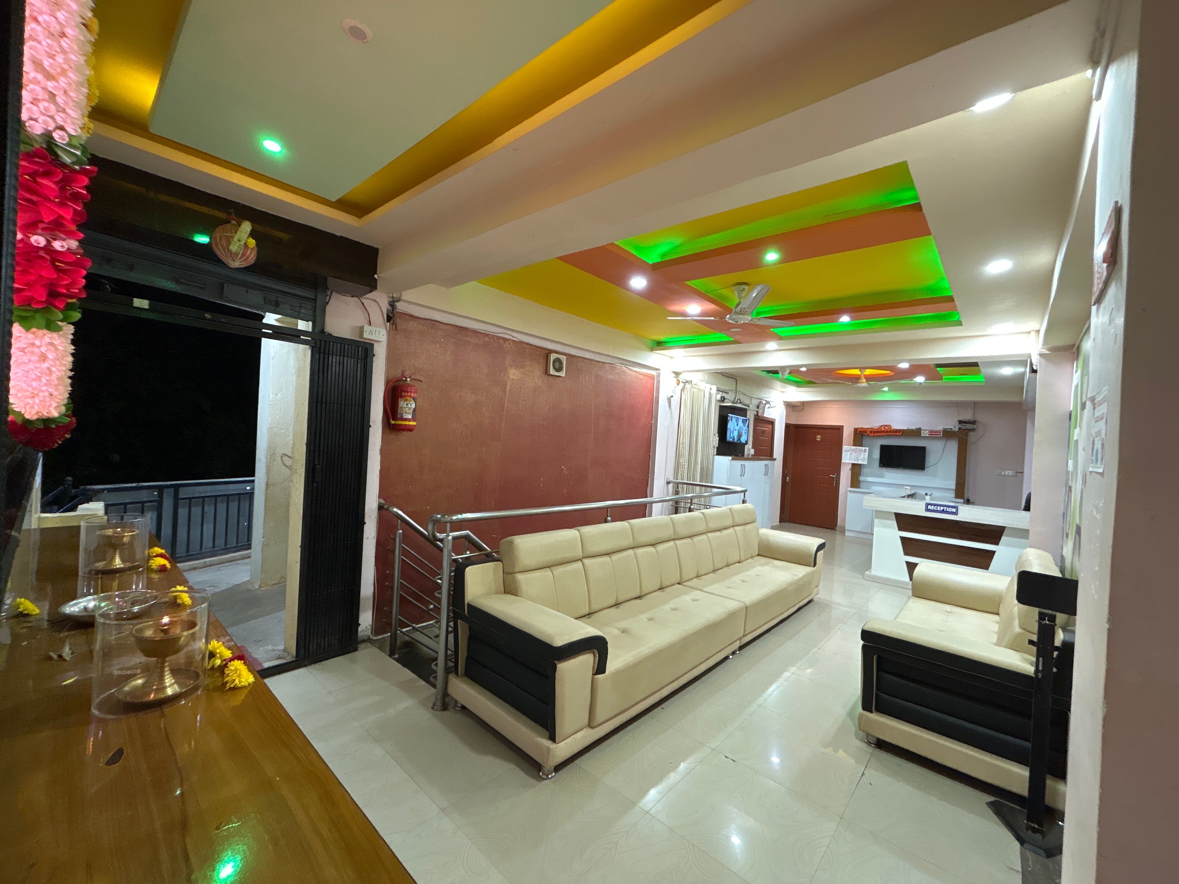 HOTEL SDL BOARDING LODGING AND RESTAURANT 𝗕𝗢𝗢𝗞 Bangalore Cottage