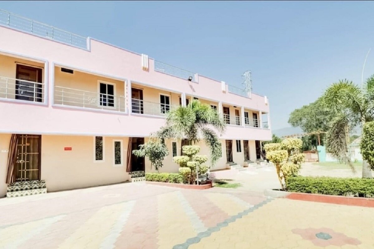 BGR RESIDENCY 𝗕𝗢𝗢𝗞 Tirupati Guest House