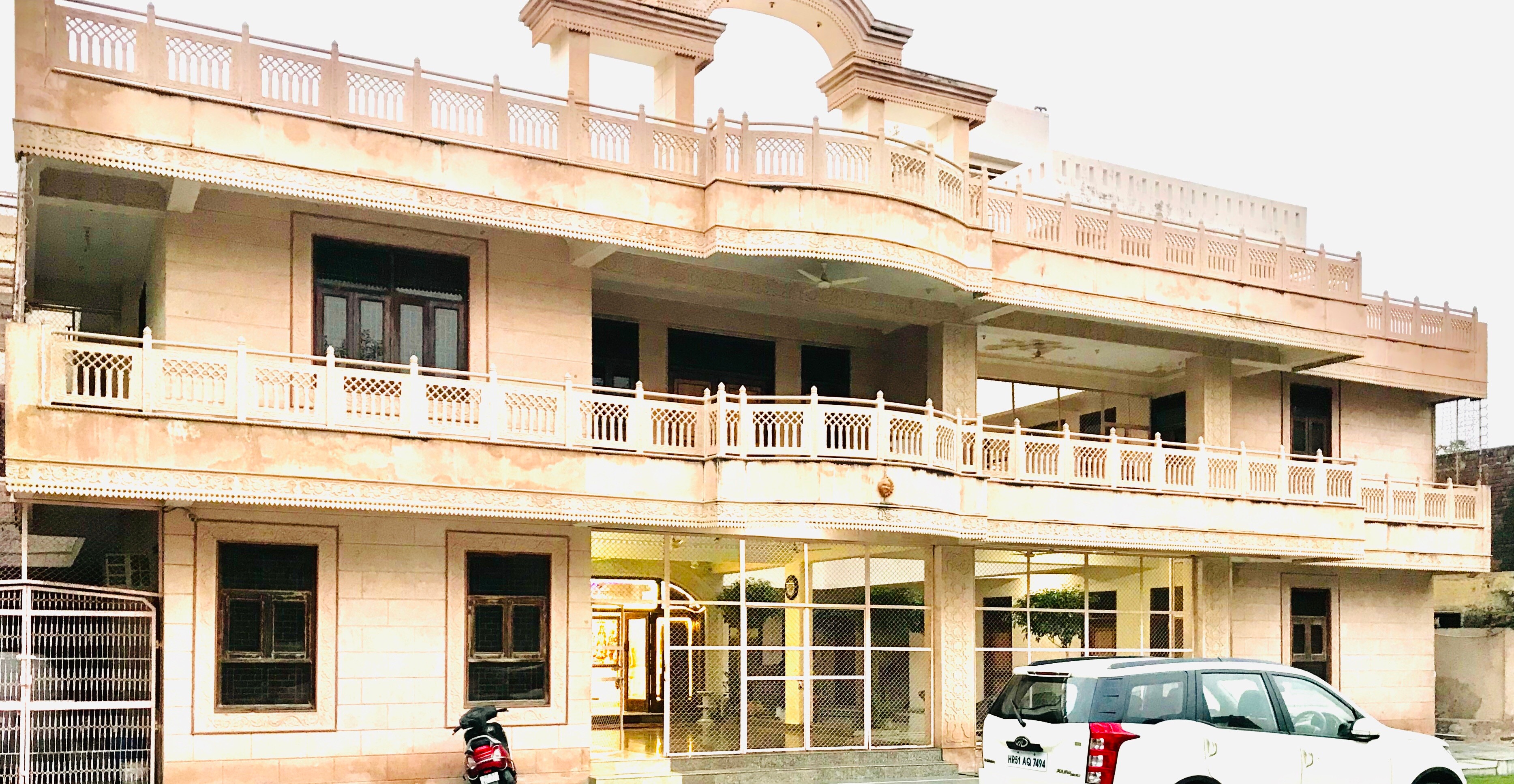 Bhaktiyoga Dham 𝗕𝗢𝗢𝗞 Vrindavan Aashram