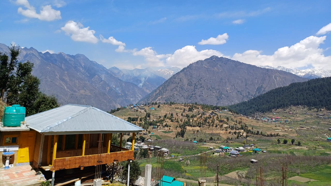 Vally View Homestay 𝗕𝗢𝗢𝗞 Sainj Homestay