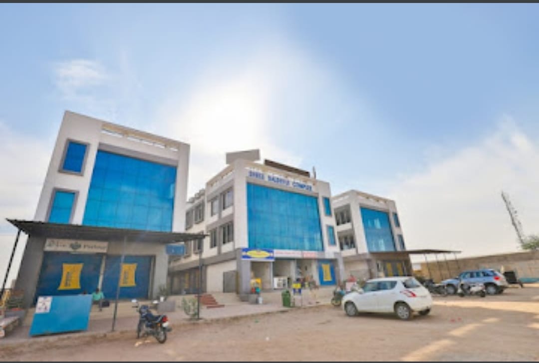 HOTEL RUDRAX 𝗕𝗢𝗢𝗞 Daskroi Hotel