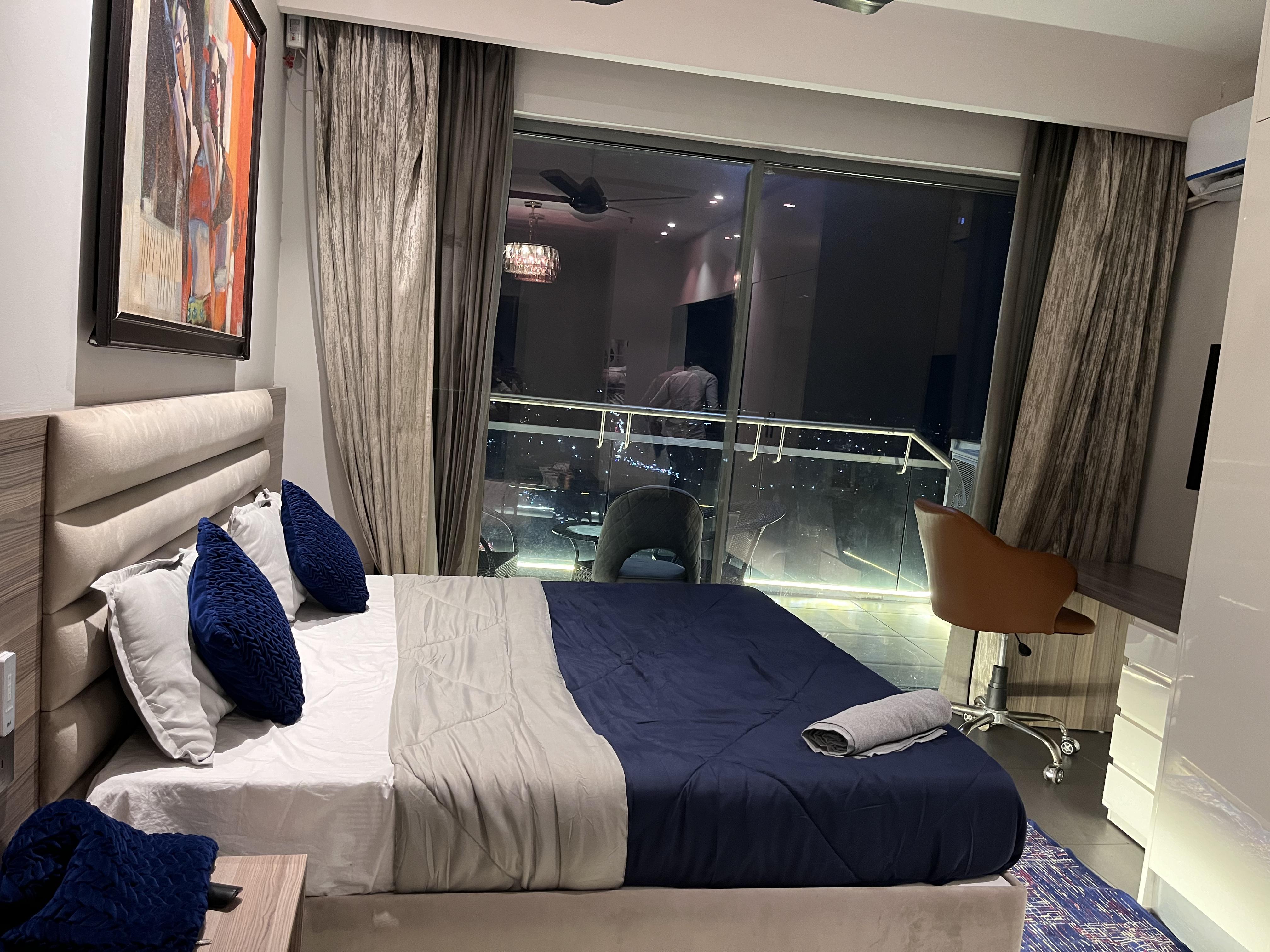 5 star Studio Apartment in Supernova Spira 𝗕𝗢𝗢𝗞 Noida Apartment