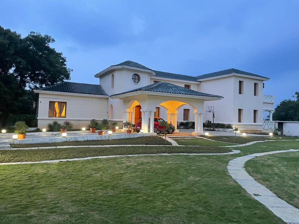 villa Ros A classy luxurious farm house 𝗕𝗢𝗢𝗞 Chevella Farm House