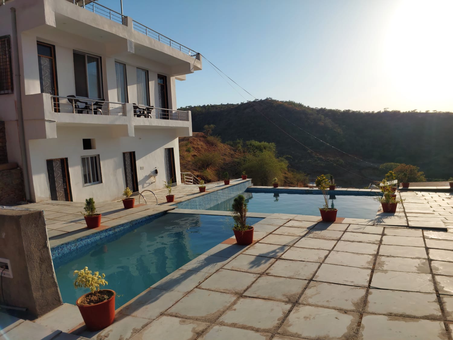 Hotel Destiny Inn 𝗕𝗢𝗢𝗞 Udaipur Hotel