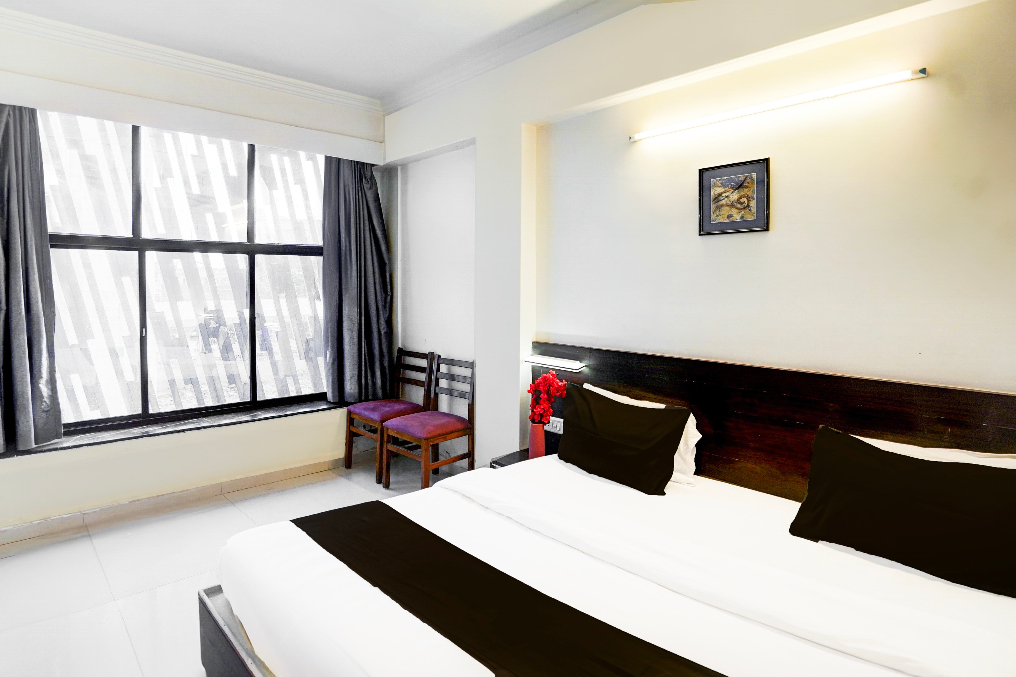 Super Collection O Maninagar Formerly Park Land 𝗕𝗢𝗢𝗞 Ahmedabad Hotel