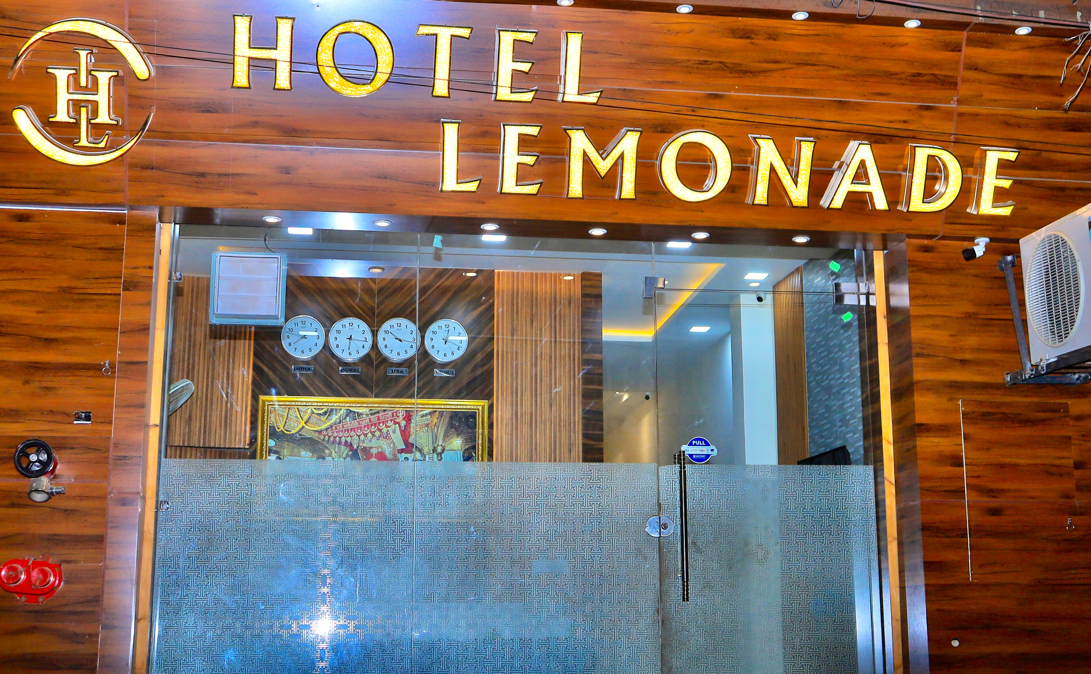 Hotel Lemonade 𝗕𝗢𝗢𝗞 Amritsar Hotel