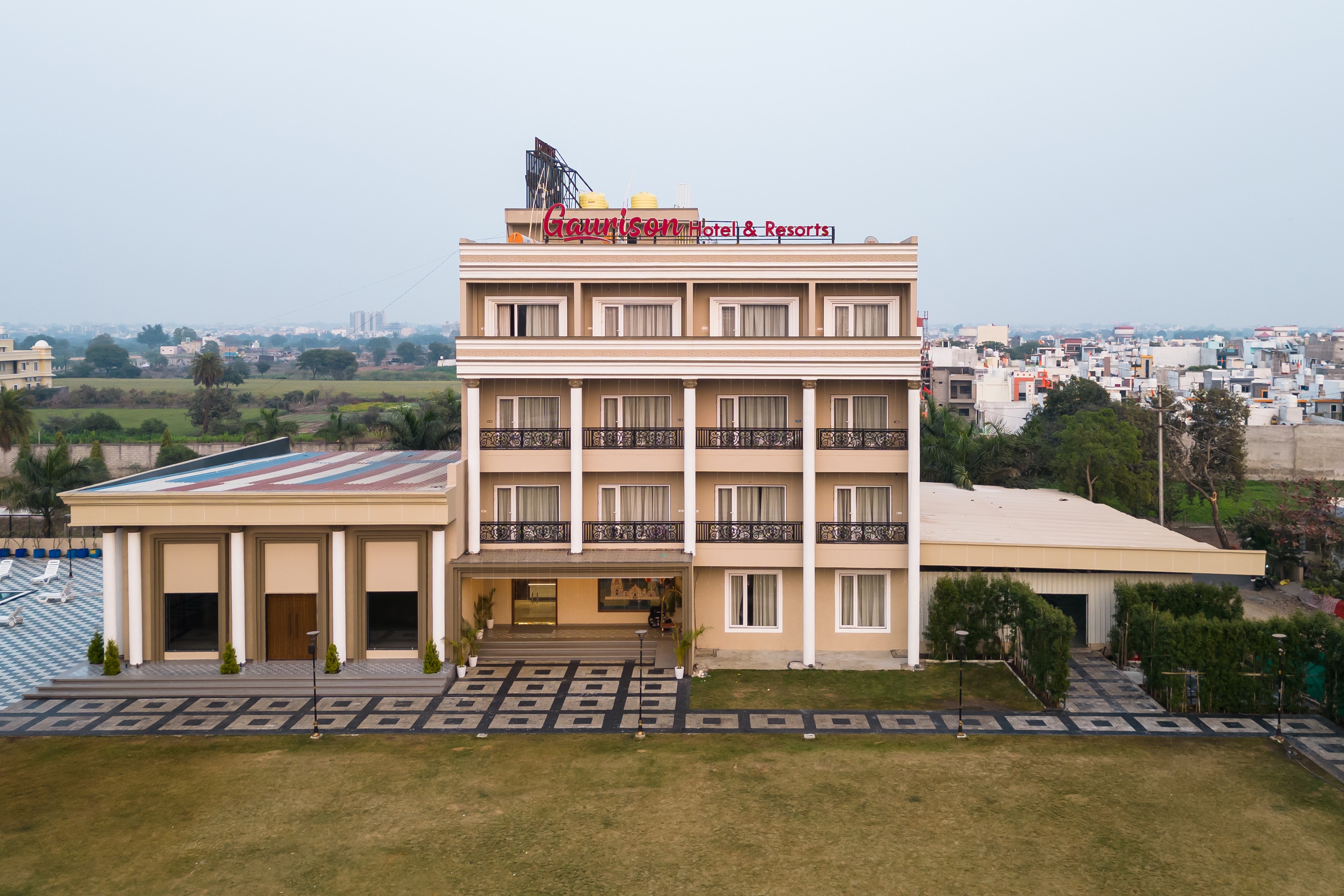 Gaurison Hotel and Resorts 𝗕𝗢𝗢𝗞 Ujjain Resort