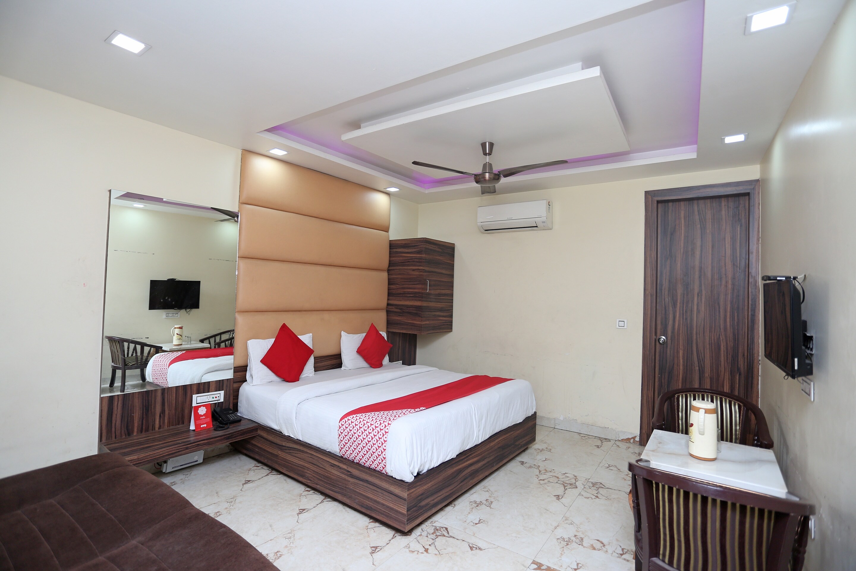 Hotel O Samrat 𝗕𝗢𝗢𝗞 Gurgaon Hotel