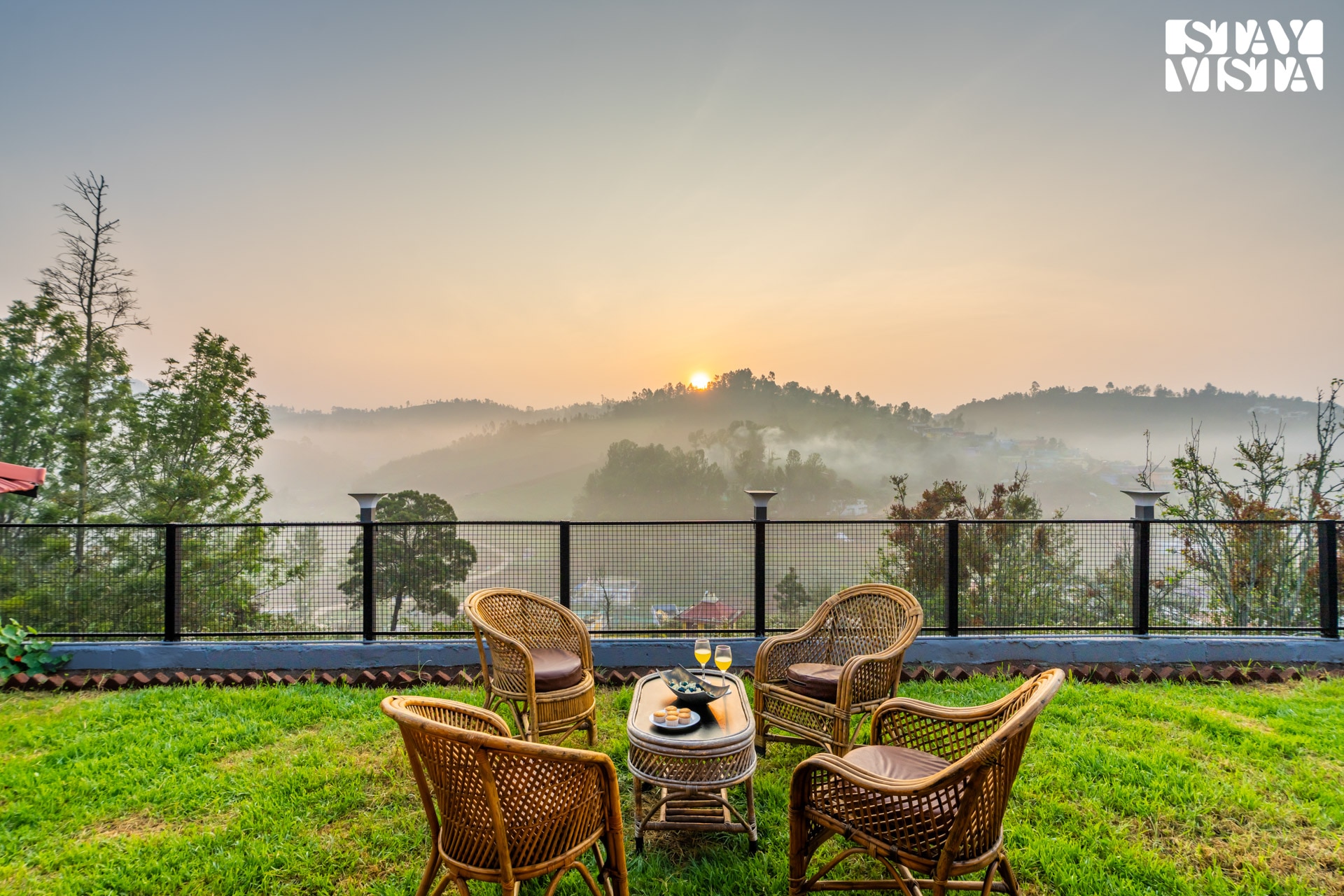 StayVista at Valley Whispers 𝗕𝗢𝗢𝗞 Coonoor Villa