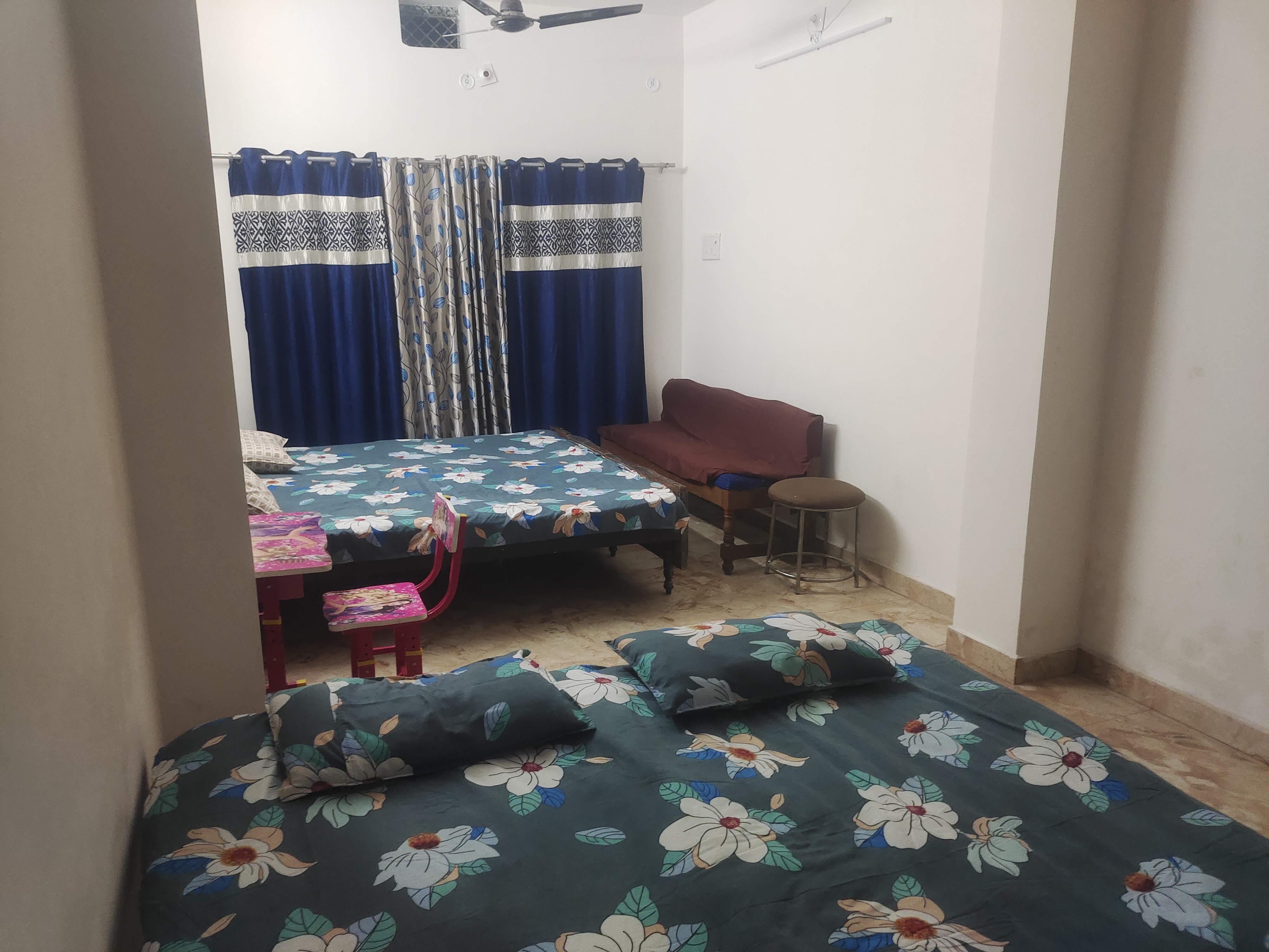 Near Arail Ghat Naini 𝗕𝗢𝗢𝗞 Prayagraj Homestay