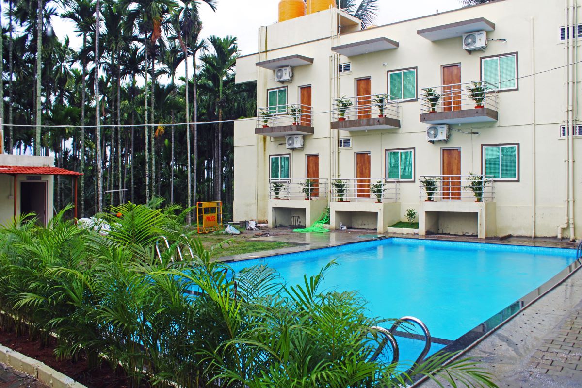 STAYMAKER Four Seasons 𝗕𝗢𝗢𝗞 Piriyapatna Homestay