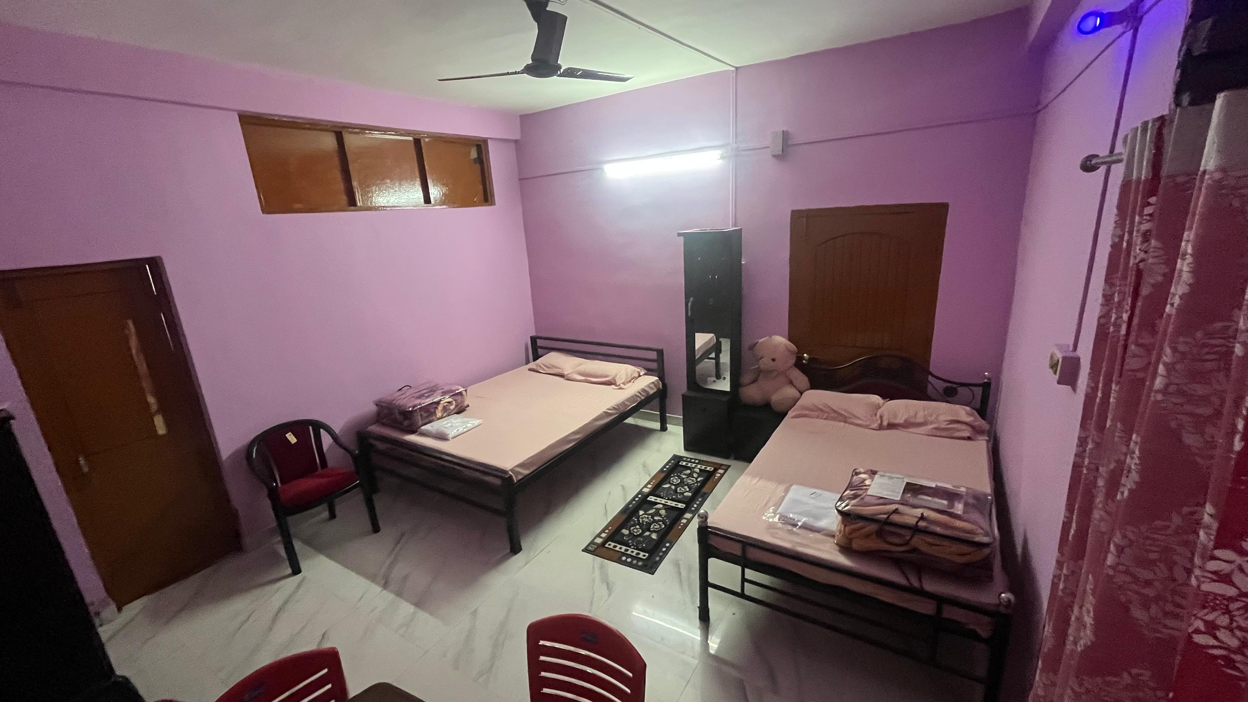 Paribar Abode 𝗕𝗢𝗢𝗞 Guwahati Homestay
