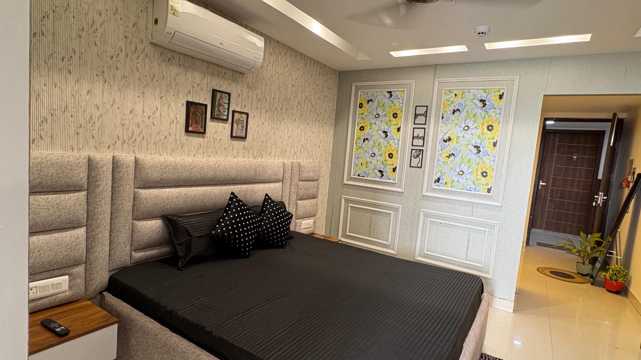 The Nook 4 𝗕𝗢𝗢𝗞 Zirakpur Homestay