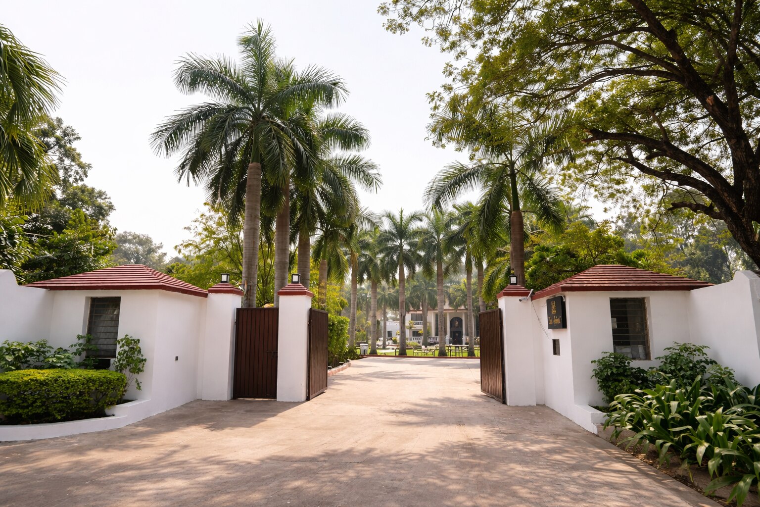 Tivoli Bijwasan 𝗕𝗢𝗢𝗞 Delhi Resort