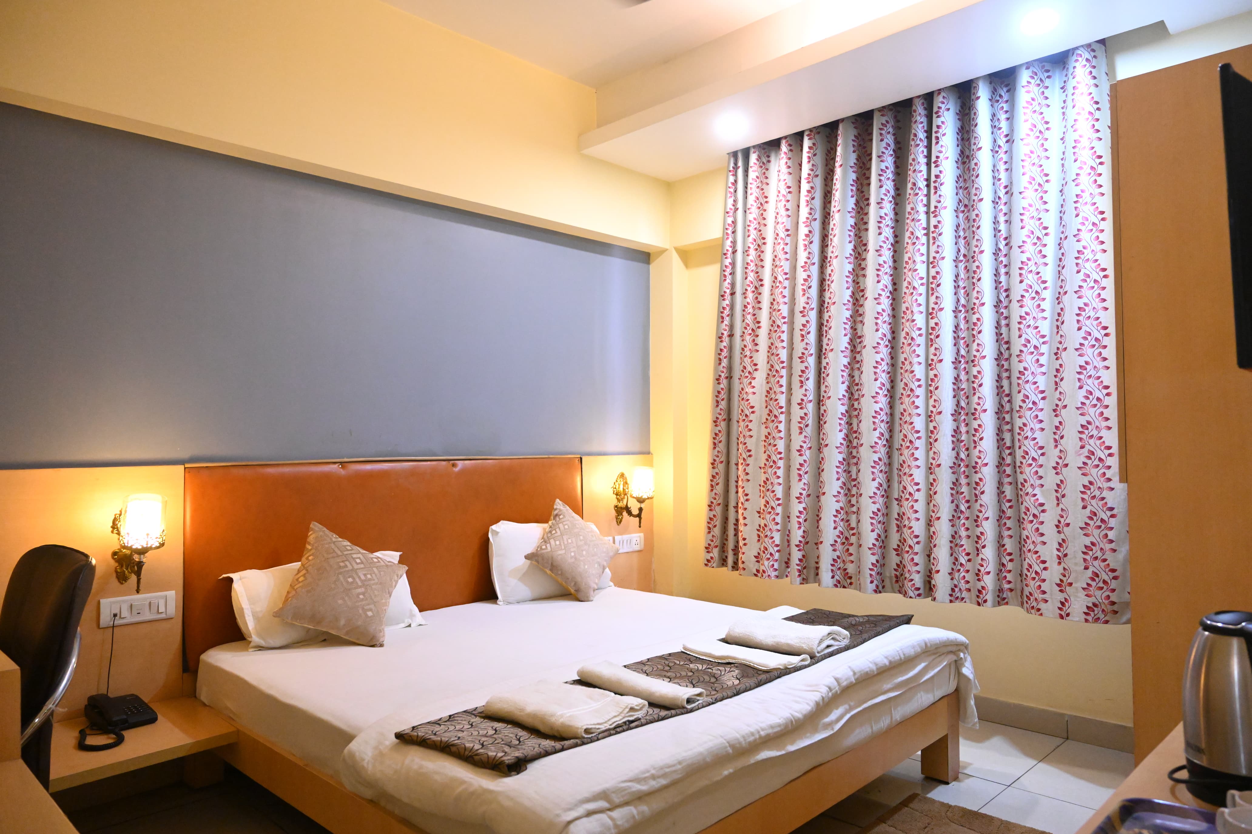 HOTEL KISHAN 𝗕𝗢𝗢𝗞 Bettiah Hotel