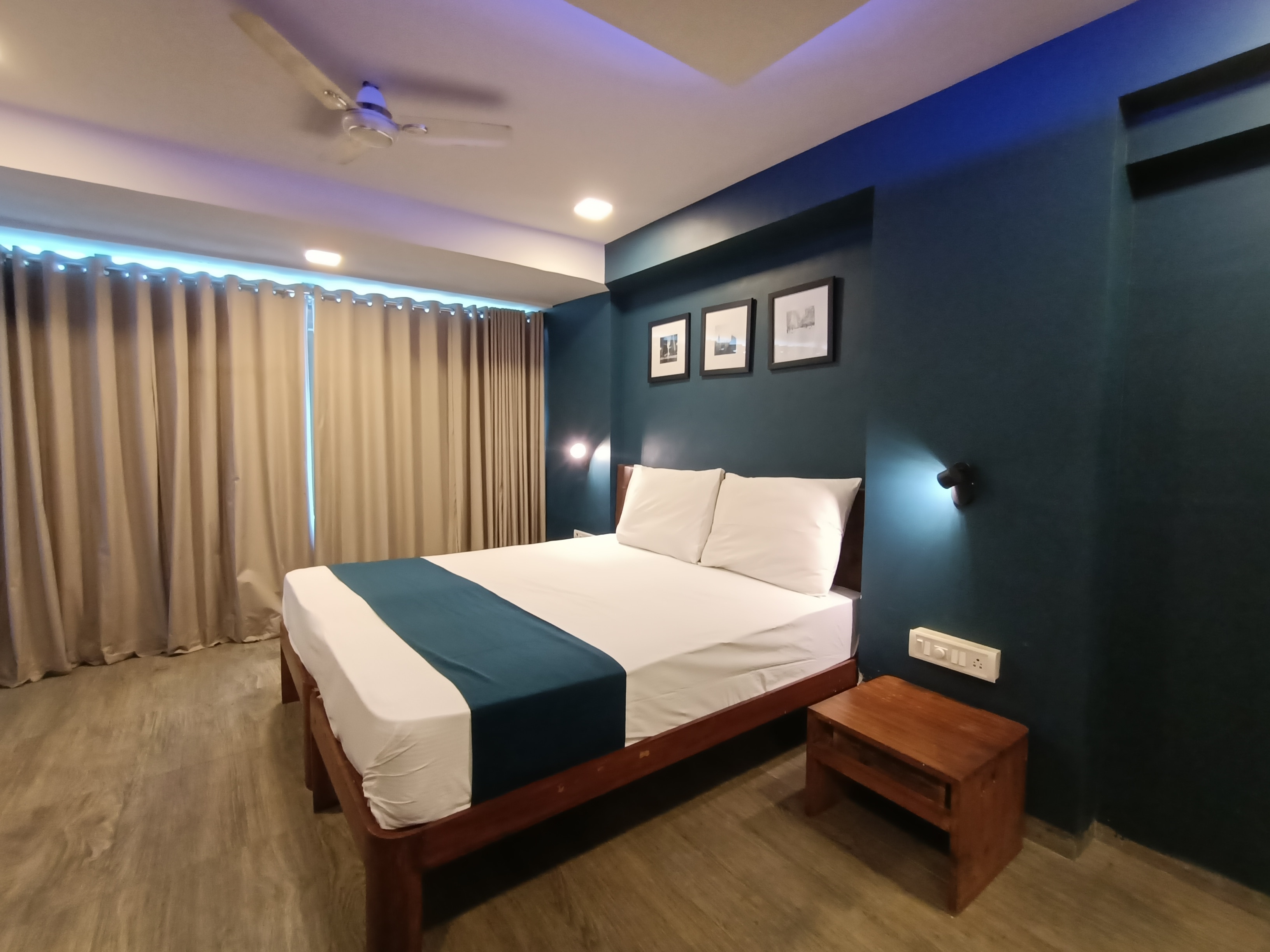 Samadhan Lodging 𝗕𝗢𝗢𝗞 Mumbai Hotel