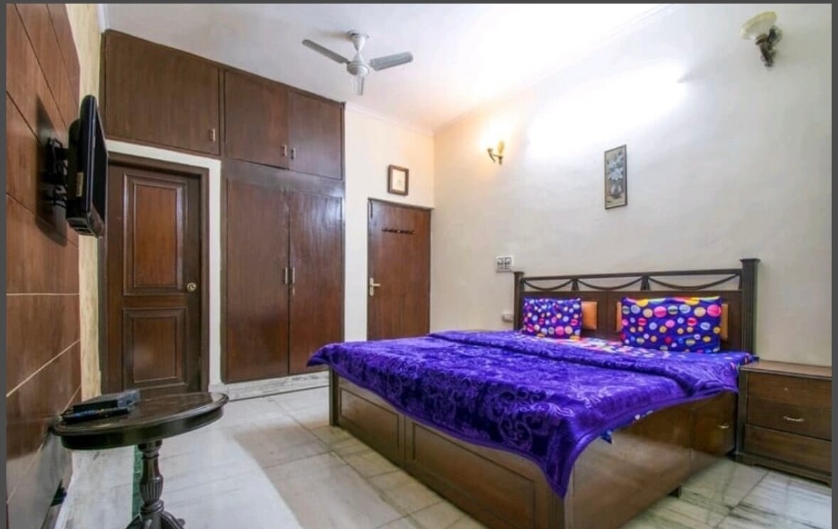 Vishnu Palace 𝗕𝗢𝗢𝗞 Varanasi Apartment