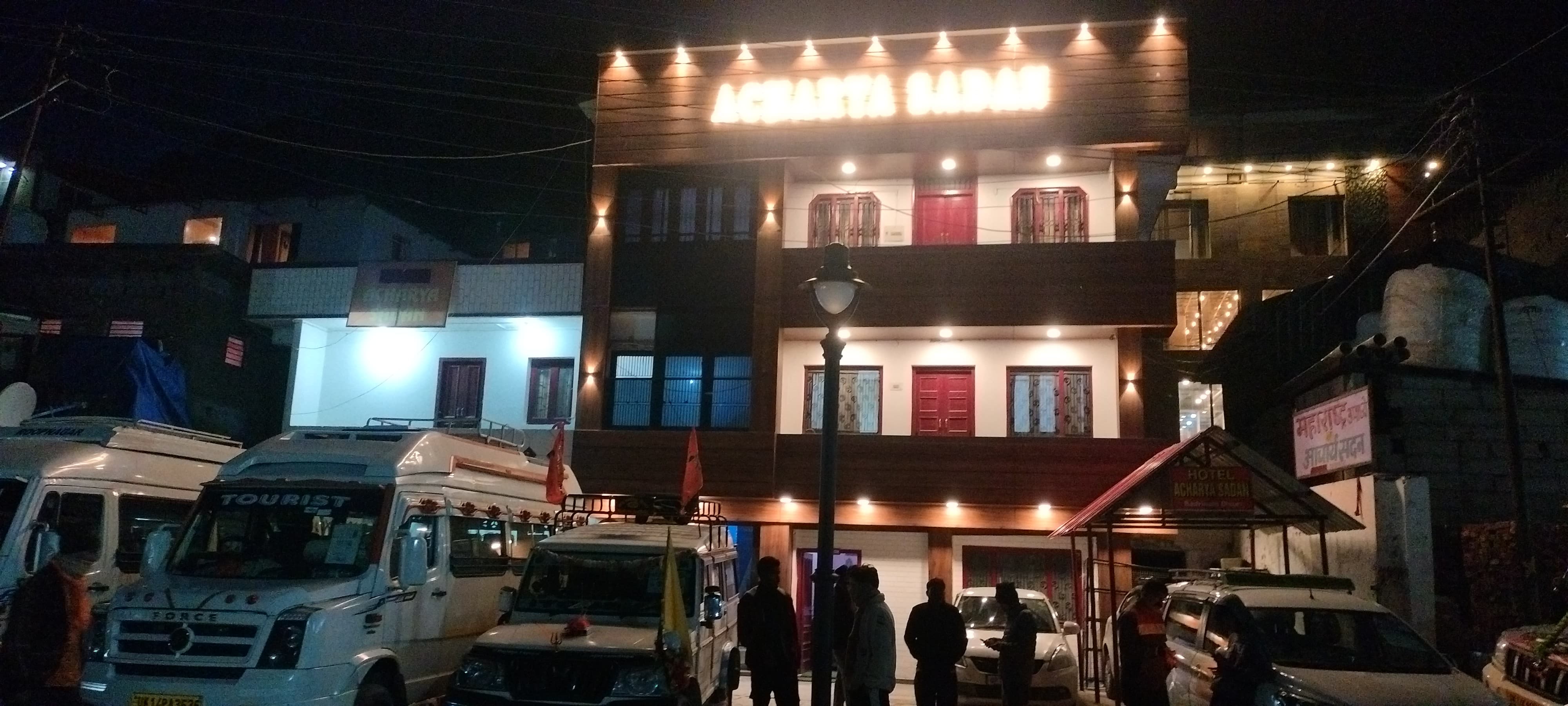 Hotel Acharya - 700m away from Badrinath Temple 𝗕𝗢𝗢𝗞 Badrinath Homestay