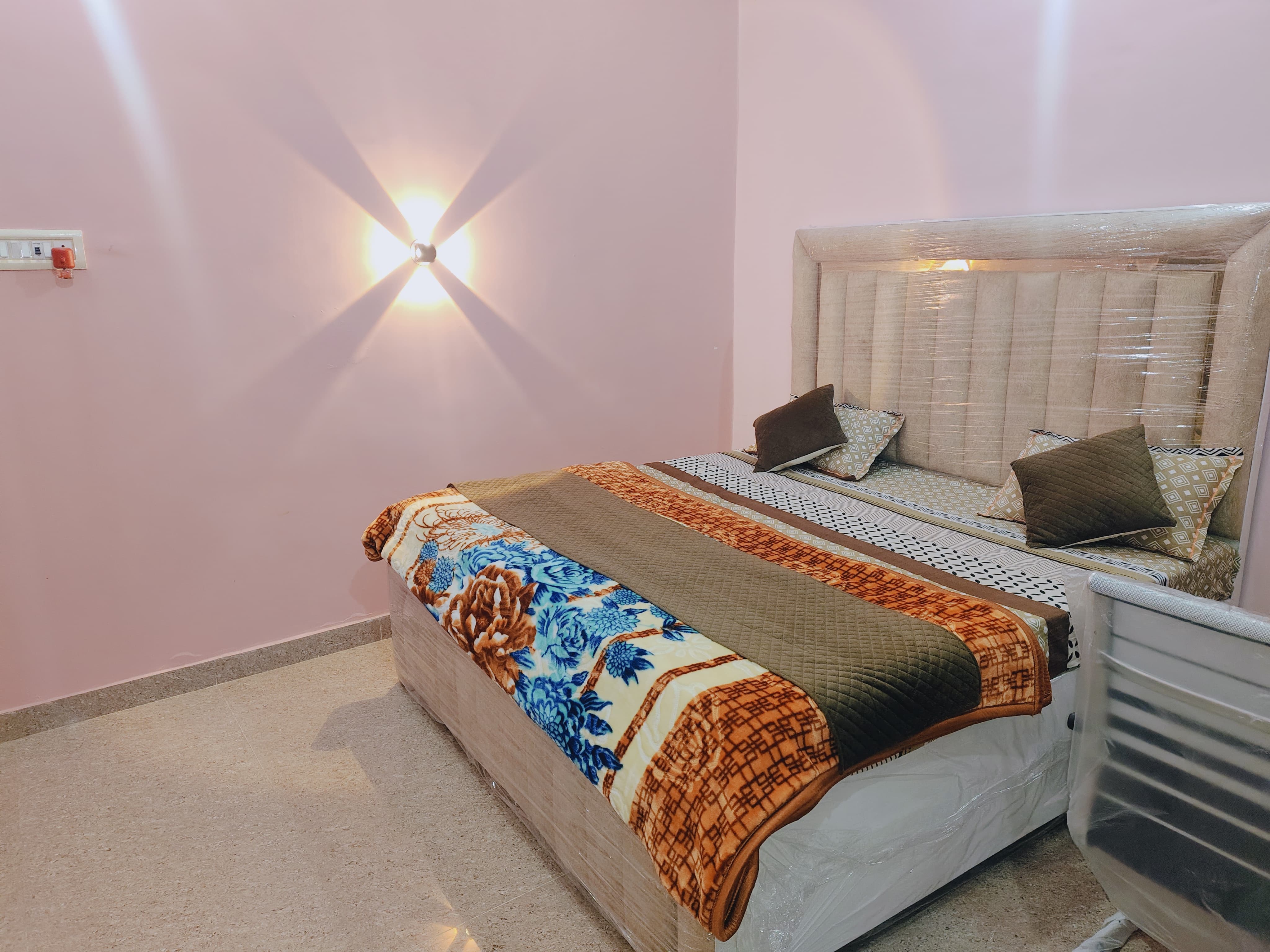 Dev Paradise Ayodhya 𝗕𝗢𝗢𝗞 Ayodhya Homestay