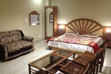 Kings Residency 𝗕𝗢𝗢𝗞 Mohali Hotel