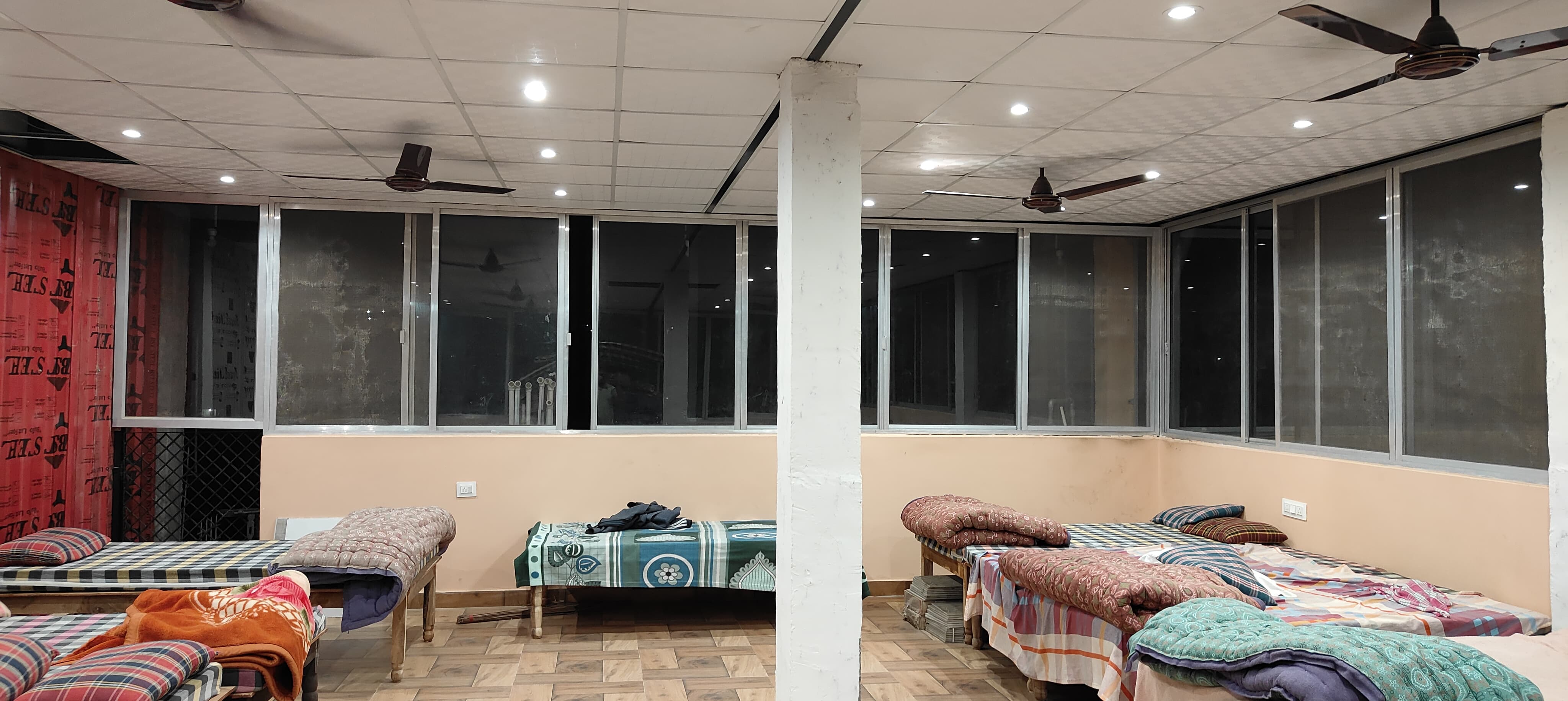 Green pine Dormatory and hostel 𝗕𝗢𝗢𝗞 Lansdowne Hostel