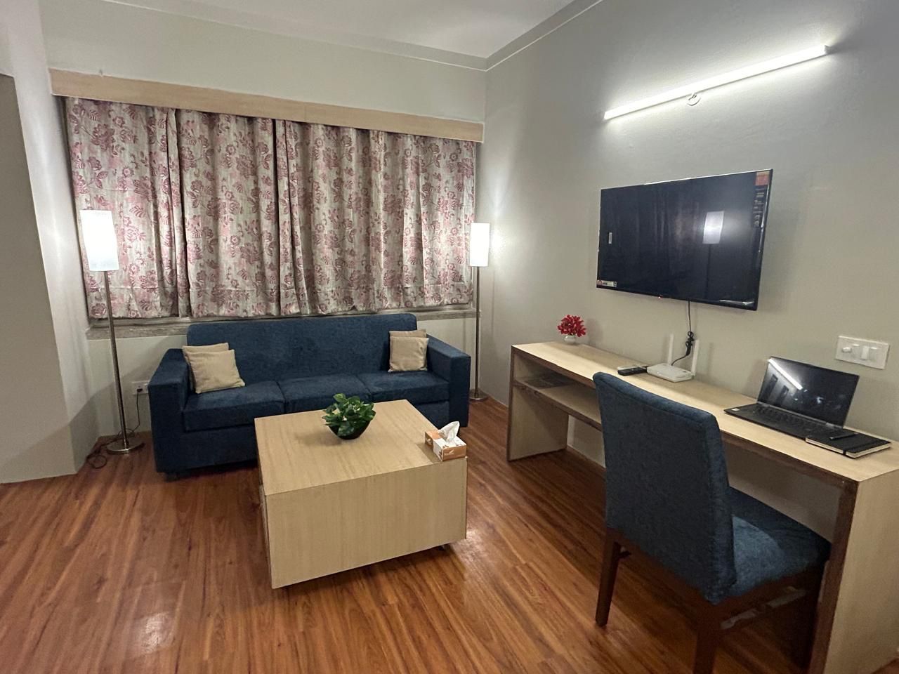 Chic Studio with Workspace Apartment Ghaziabad - Reviews, Photos & Offer