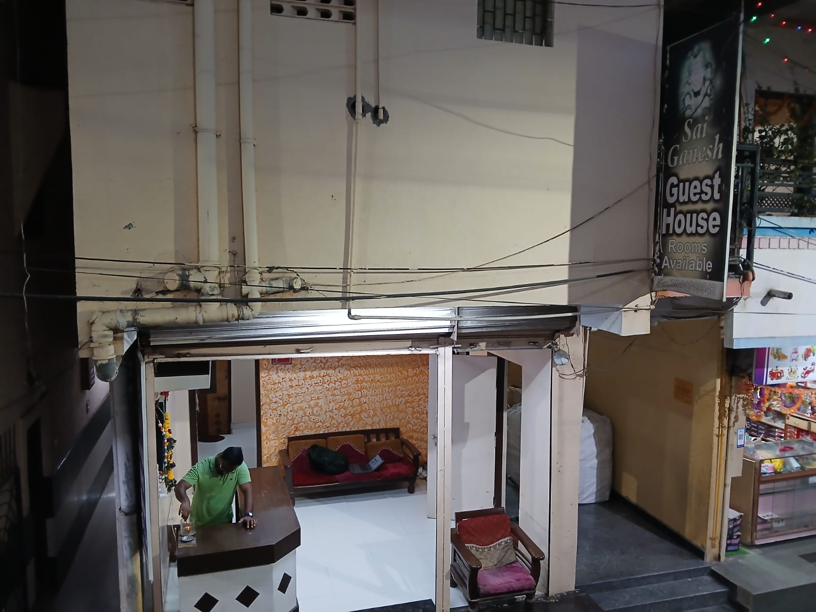 Sai Ganesh Guest House 𝗕𝗢𝗢𝗞 Shirdi Hotel