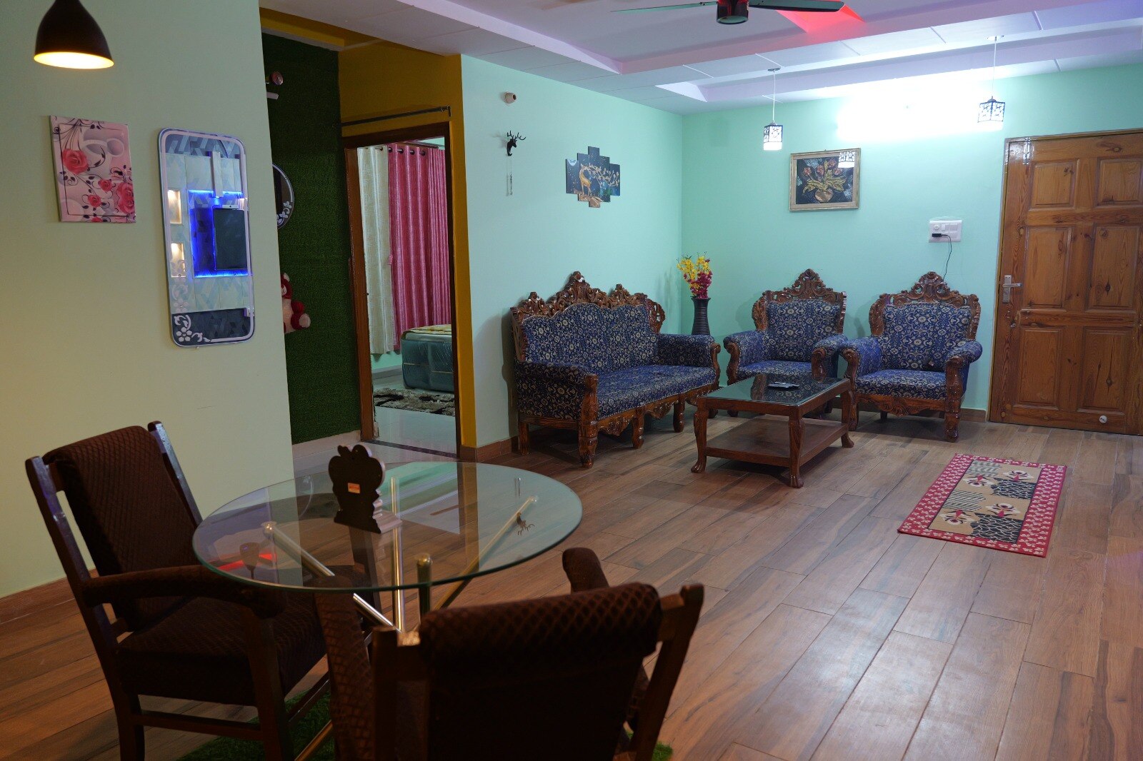 Deluxe Double Room 𝗕𝗢𝗢𝗞 Varanasi Homestay