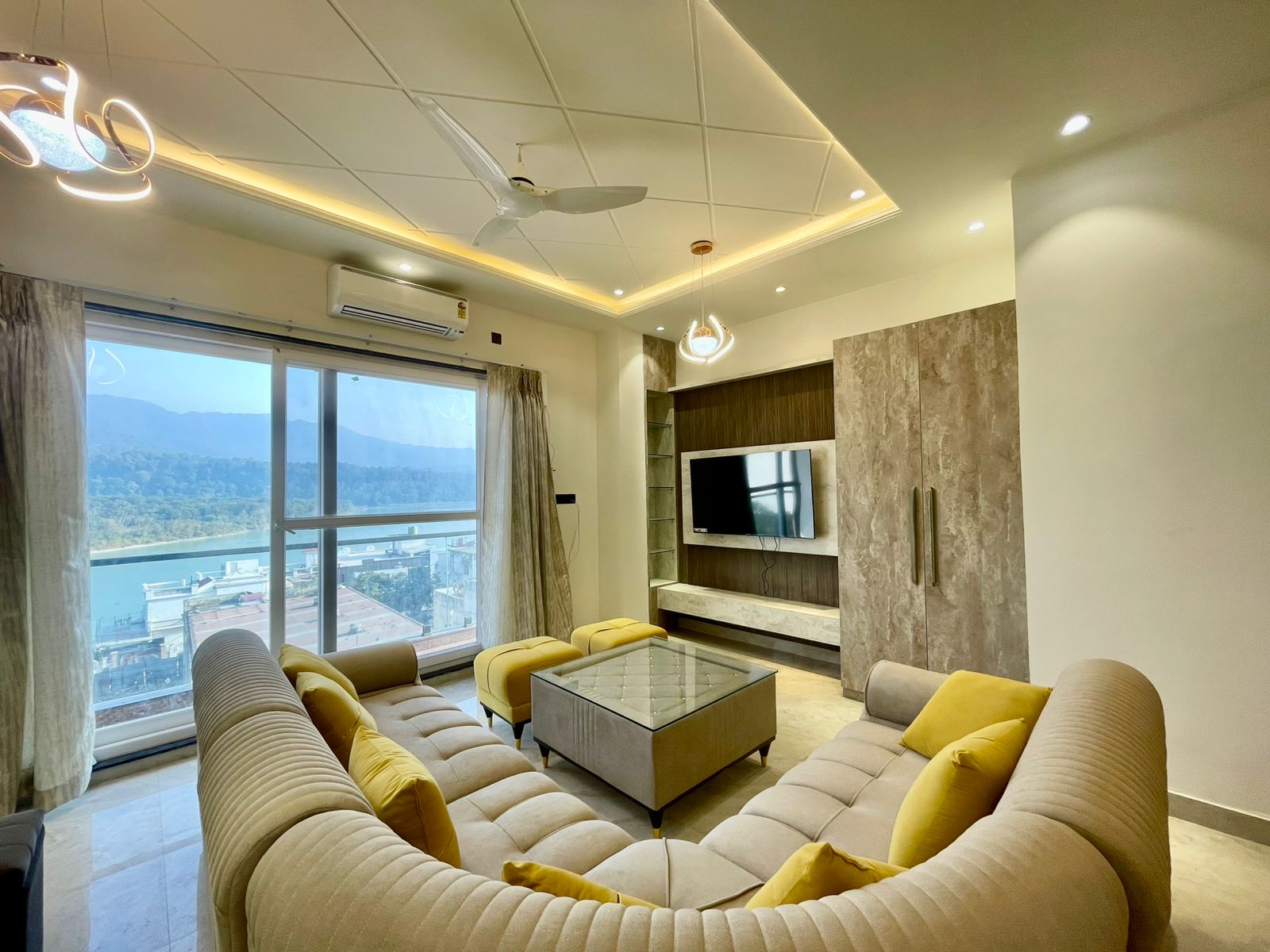 Marine Ganga Stays 𝗕𝗢𝗢𝗞 Rishikesh Apartment