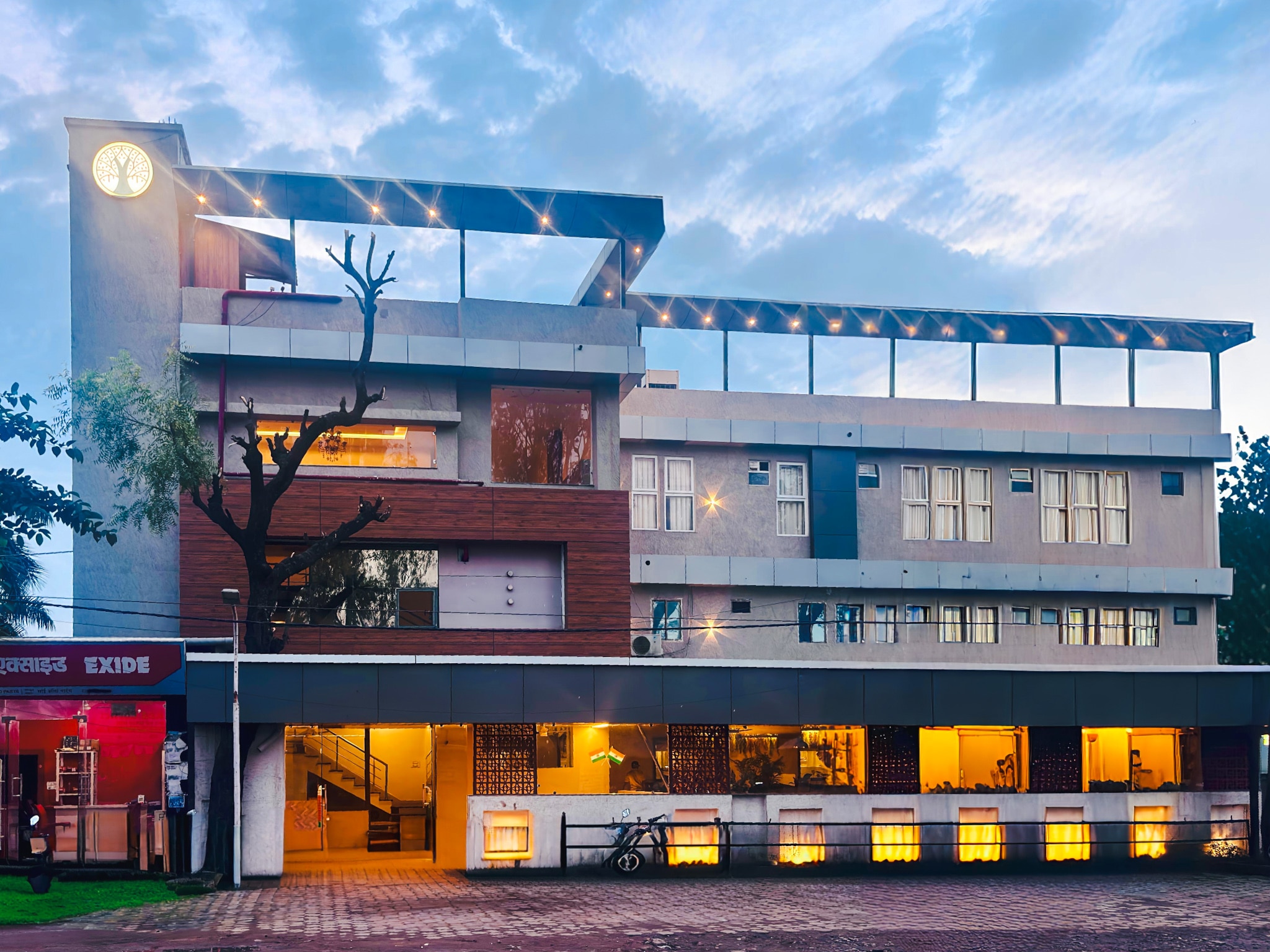 Hotel Vatika Inn 𝗕𝗢𝗢𝗞 Sohagpur Hotel