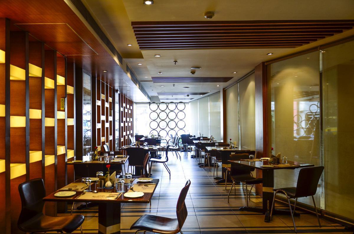 Hotel O2 VIP 𝗕𝗢𝗢𝗞 Kolkata Hotel