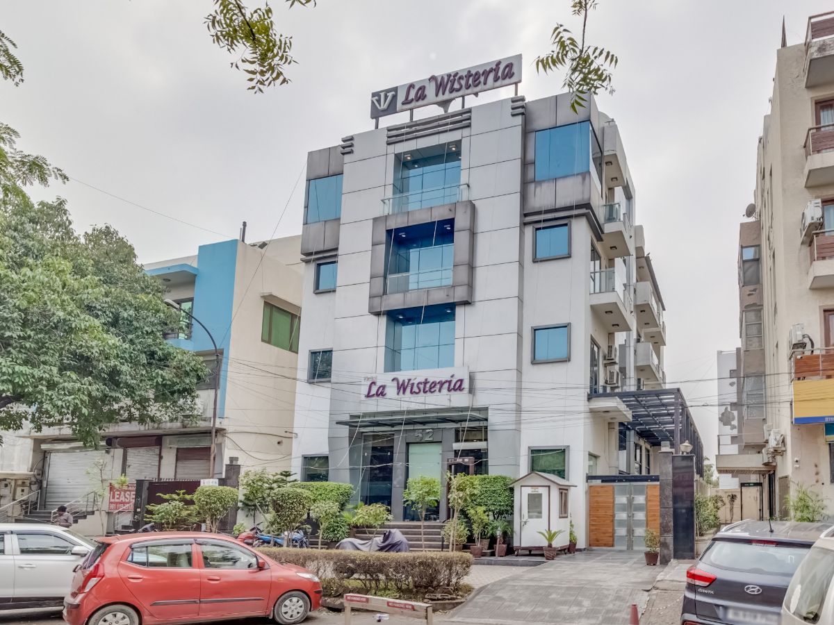 Green Lotus-La Wisteria INN 𝗕𝗢𝗢𝗞 Delhi Hotel