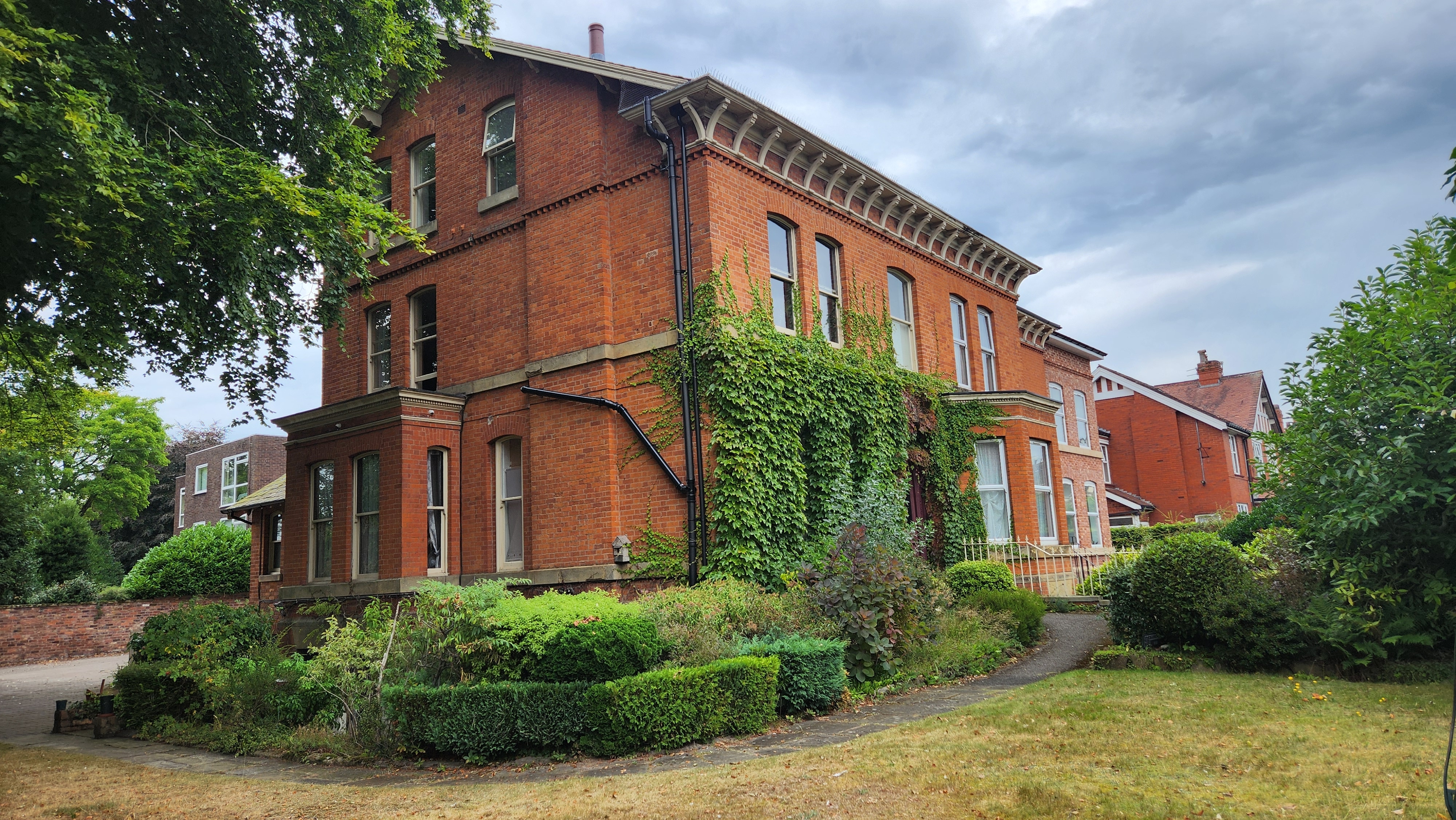OYO Cornerstone Manor Hotel Manchester - Reviews, Photos & Offer