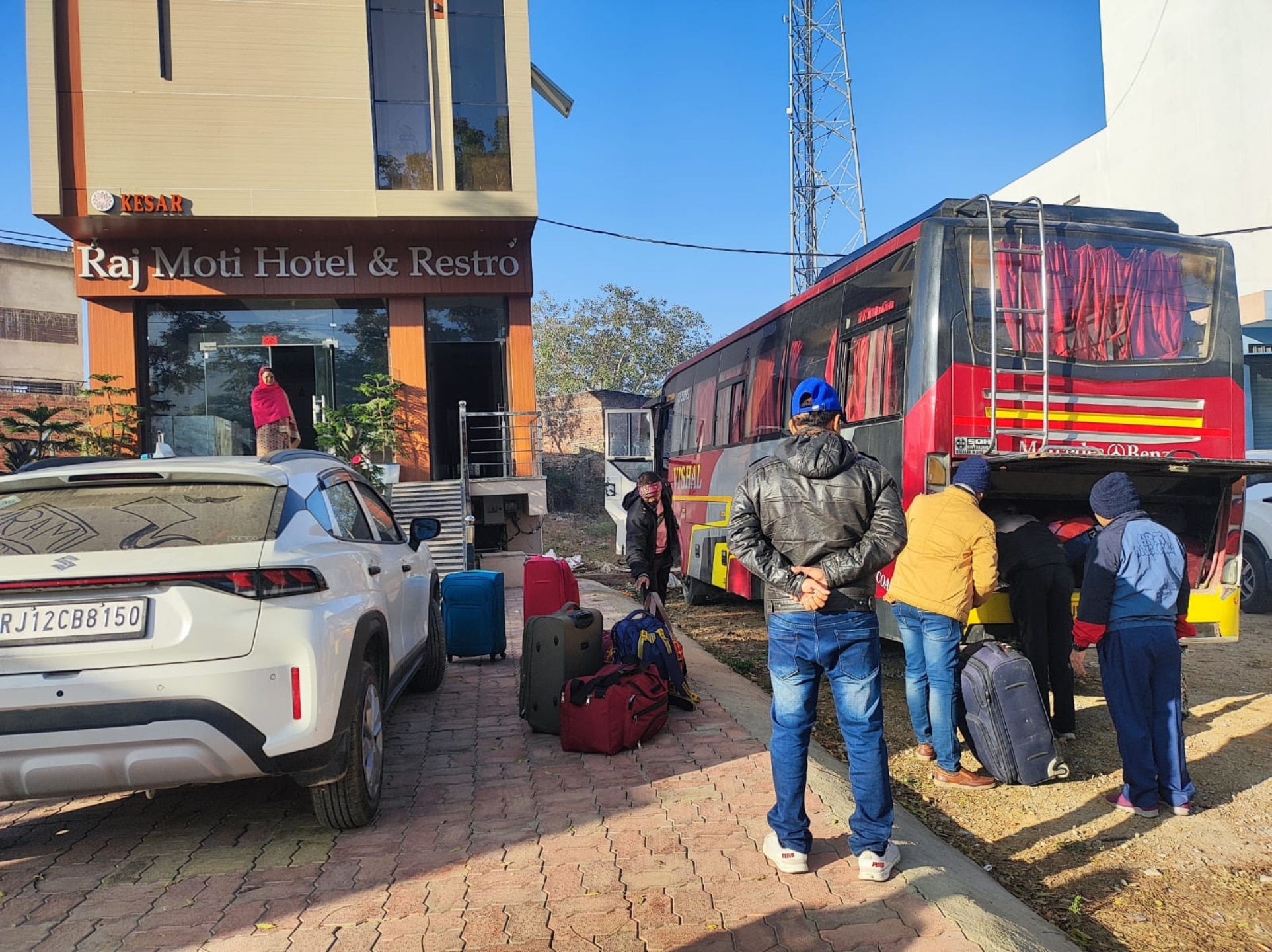 Rajmoti hotel & restro 𝗕𝗢𝗢𝗞 Udaipur Hotel