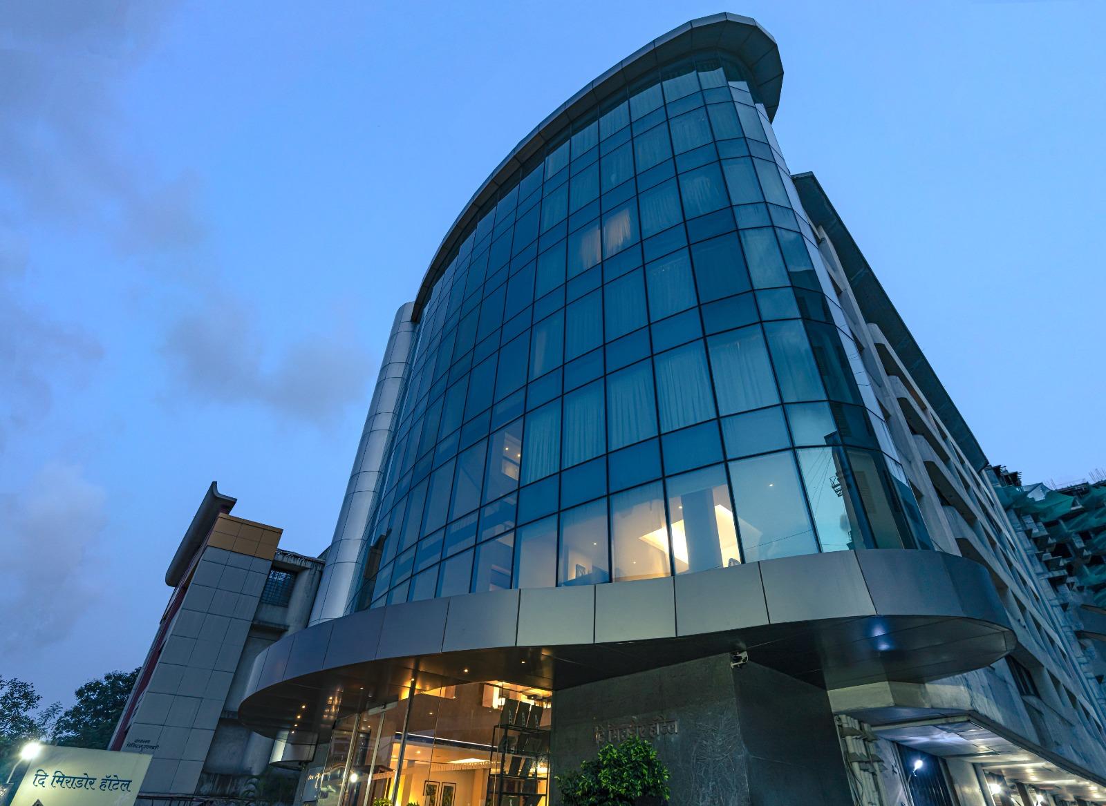 The Mirador 𝗕𝗢𝗢𝗞 Mumbai Hotel