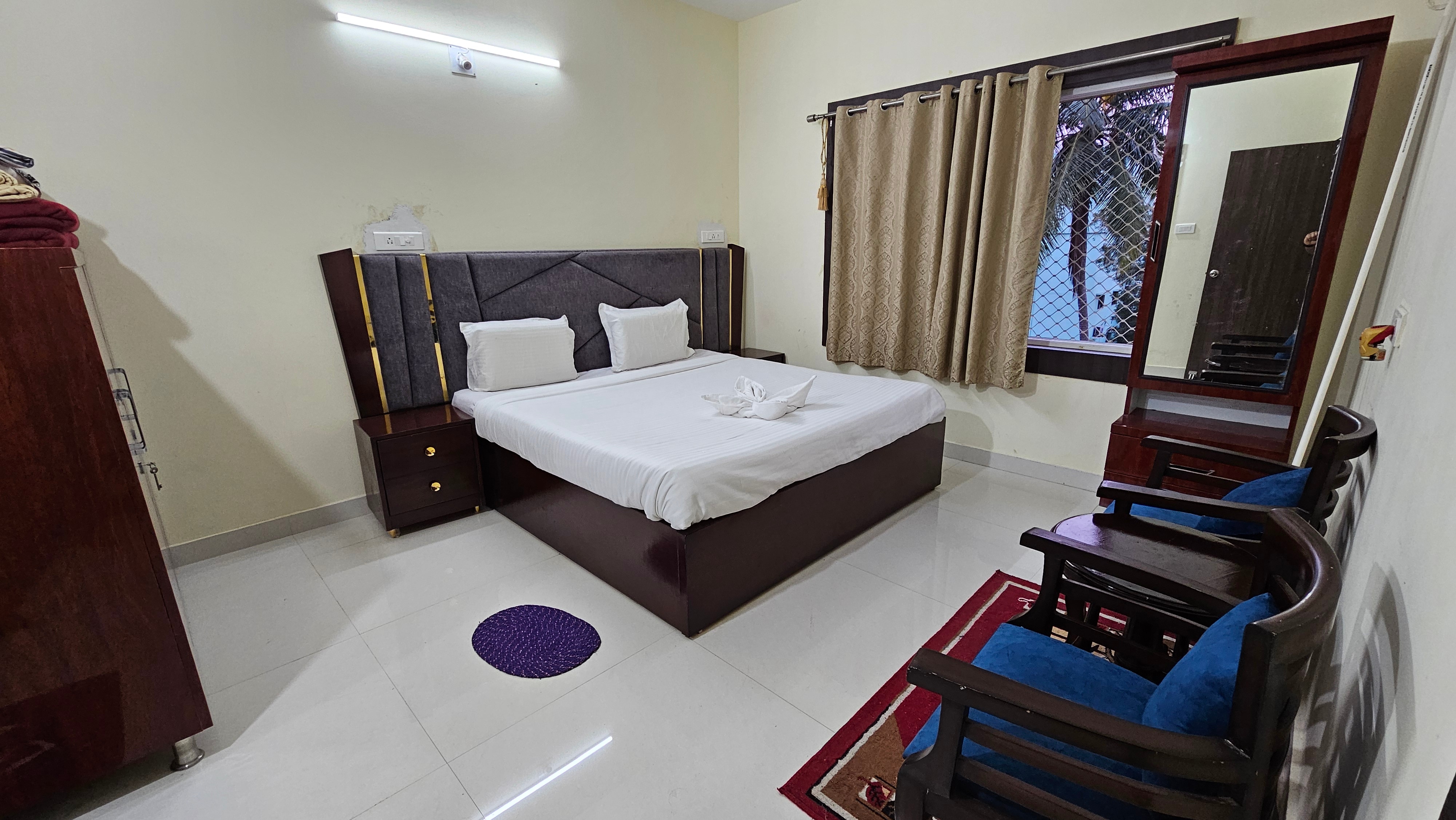 Golden Homes 2BHK Entire Home 500M From Puri Railway Station 𝗕𝗢𝗢𝗞 Puri ...