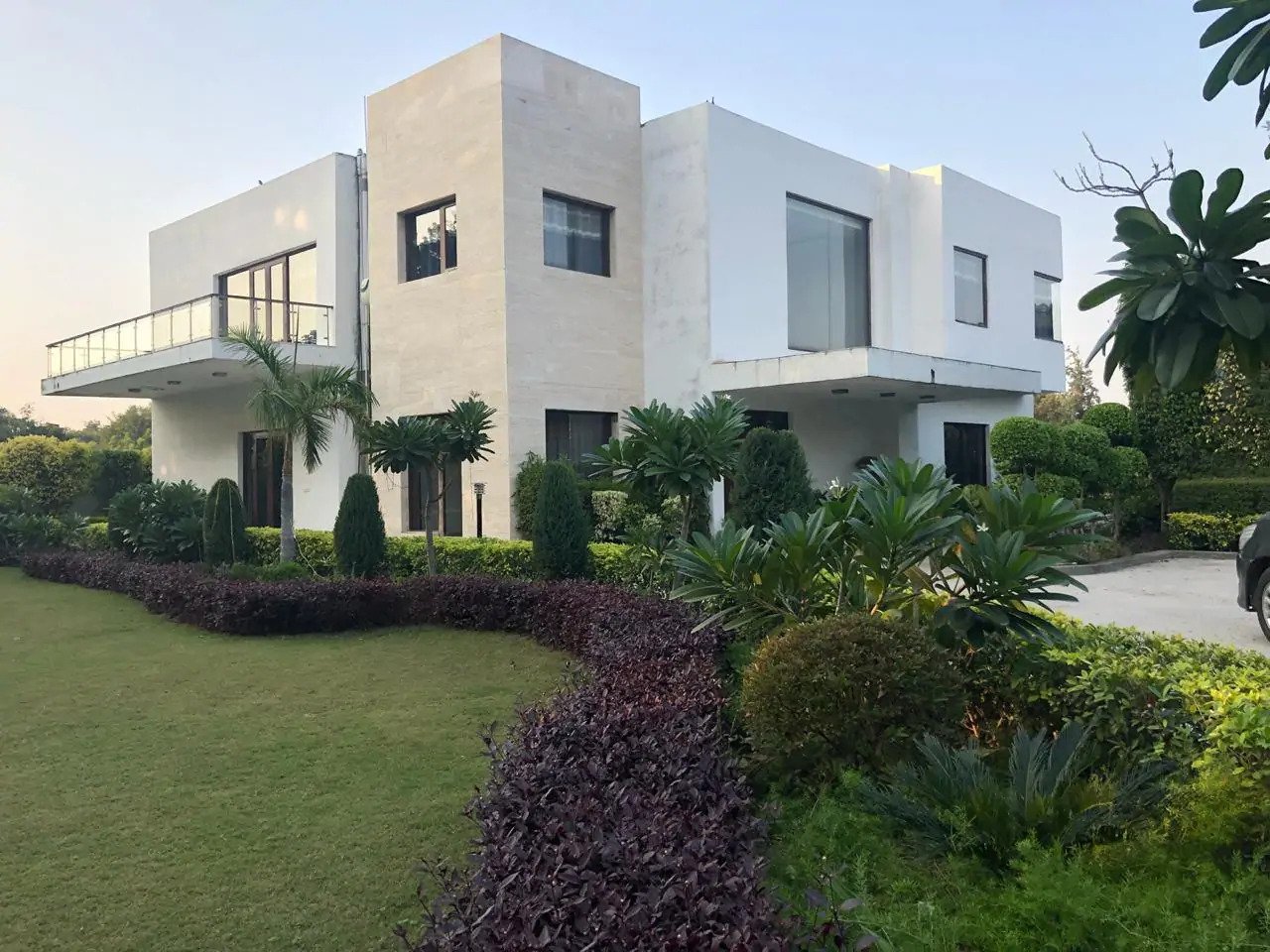 Gumber Farms 𝗕𝗢𝗢𝗞 Delhi Farm House