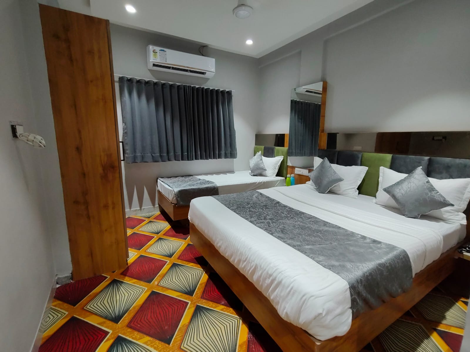 Hotel Sunway Maninagar 𝗕𝗢𝗢𝗞 Ahmedabad Hotel