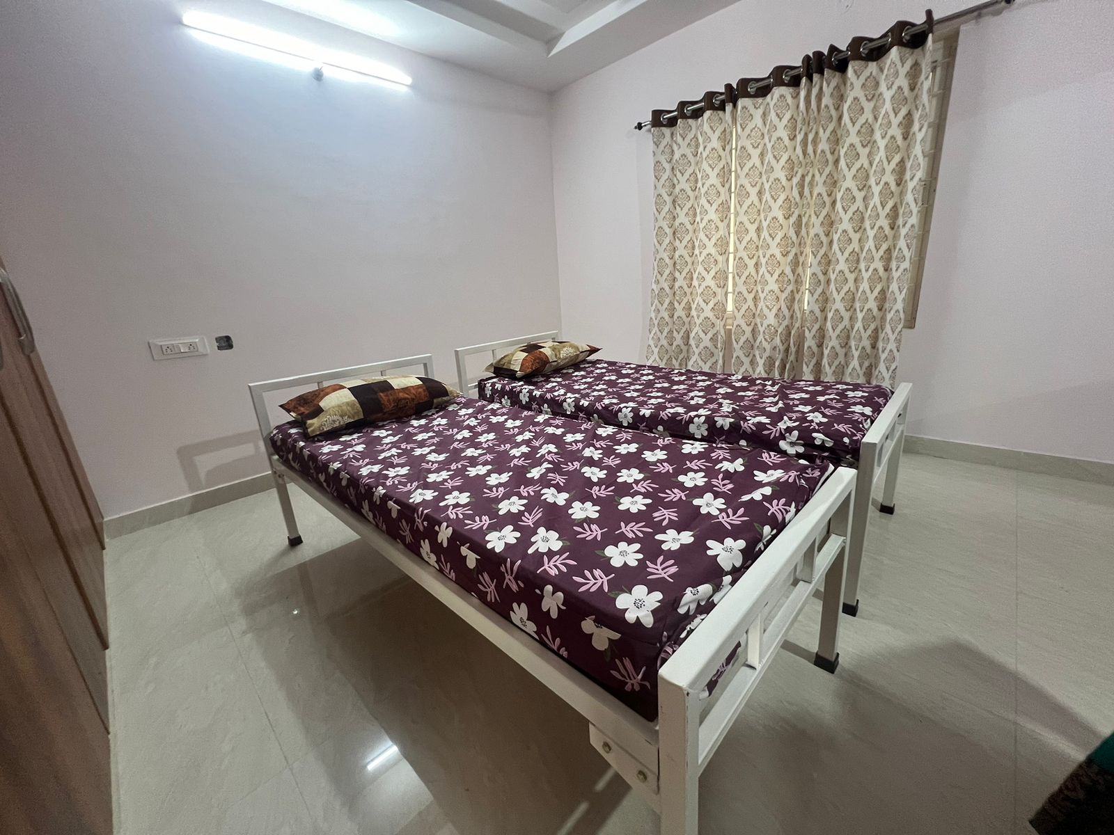 Honey Homes PG For MEN & Women 𝗕𝗢𝗢𝗞 Gannavaram Hostel